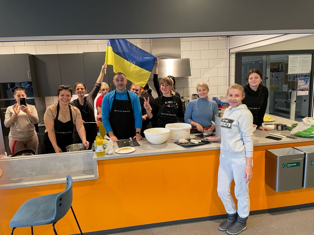 Fullt hus og høg stemning for den ukrainske nasjonalretten - morenytt.no Fullt hus og høg stemning for den ukrainske nasjonalretten - morenytt.no