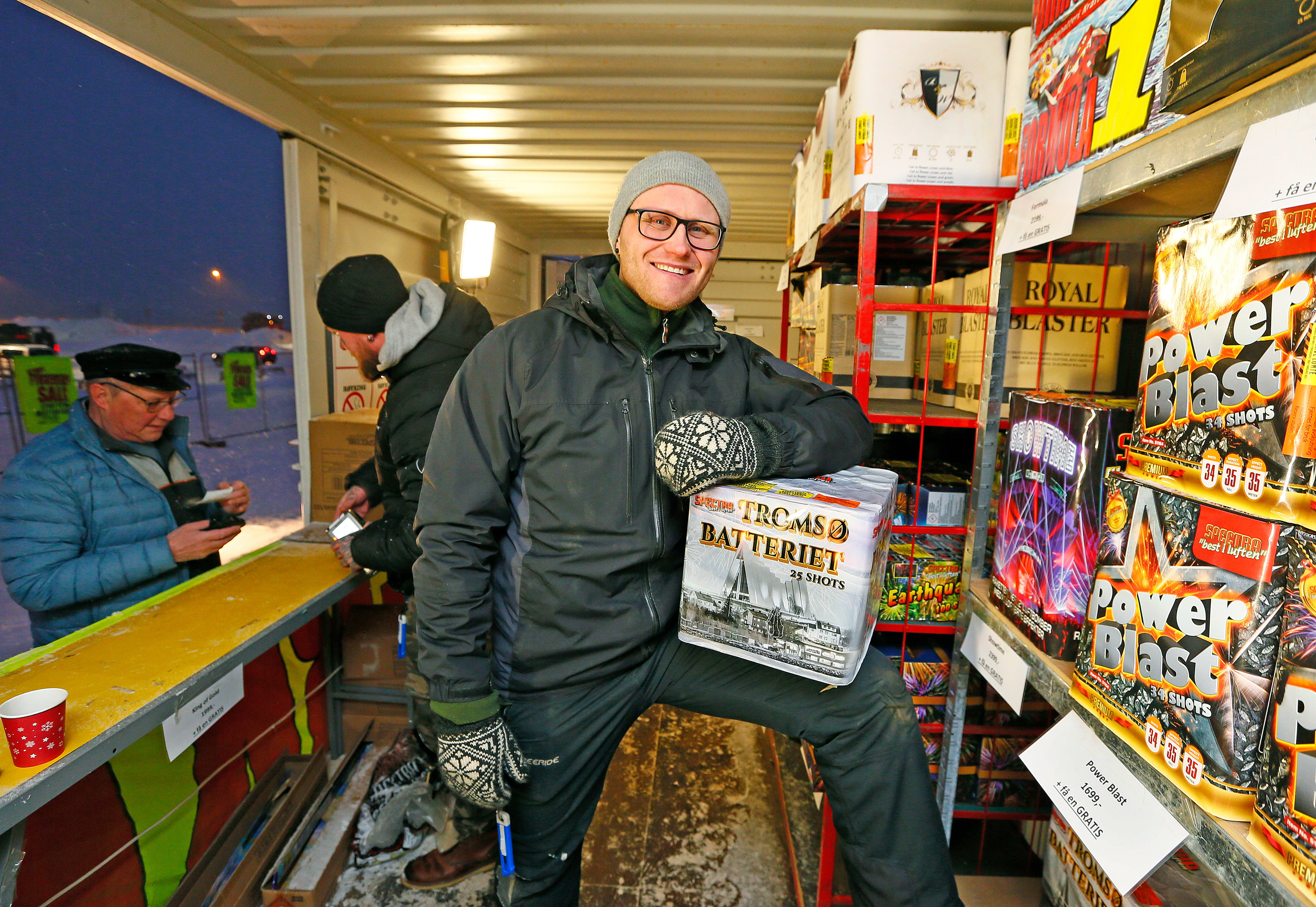 Jan-Einar og «Jompa» klar for nyttårsfest som smeller: – Vi vil ha litt ...