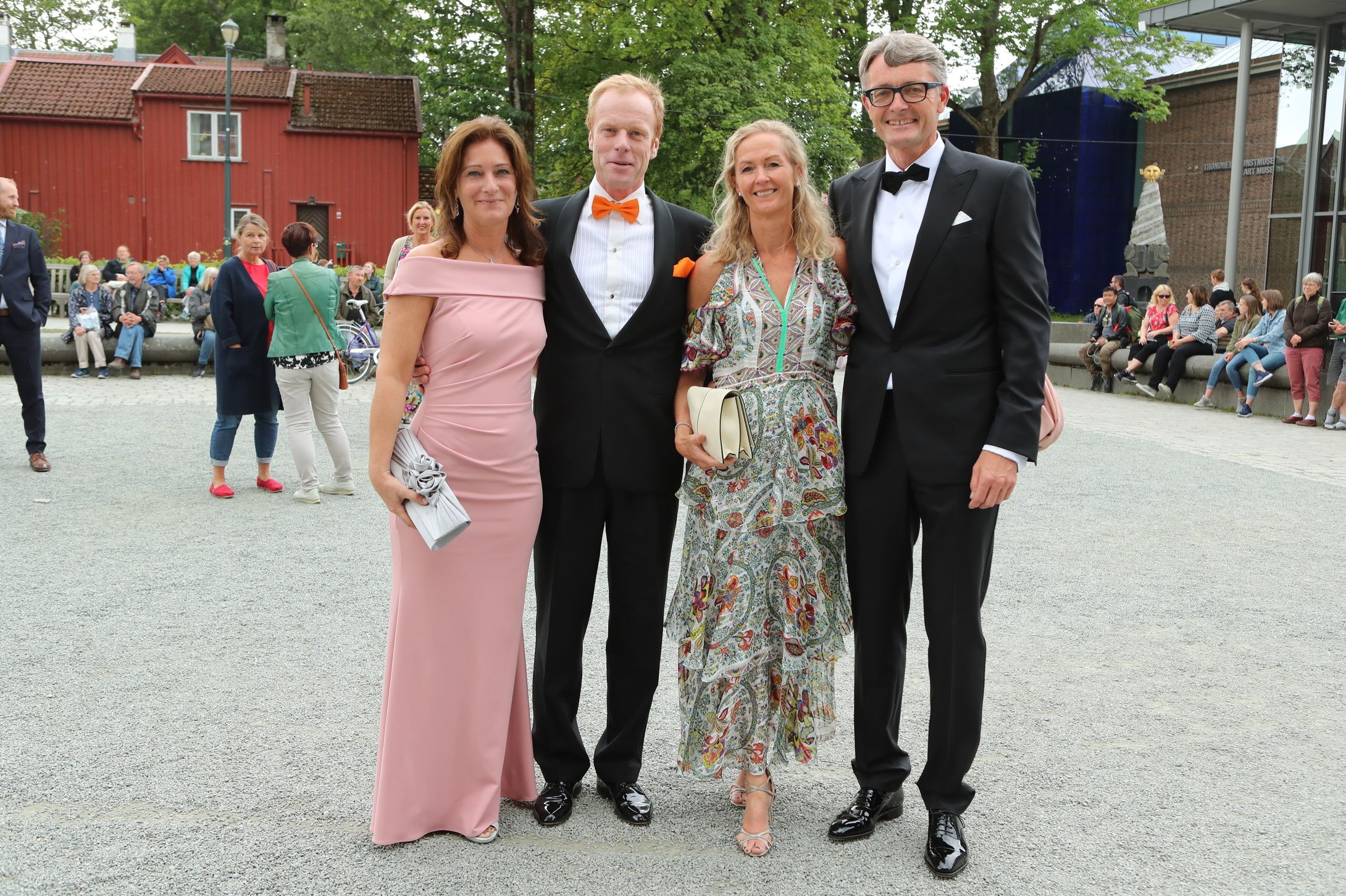 Her kommer bryllupsgjestene til Domen - adressa.no