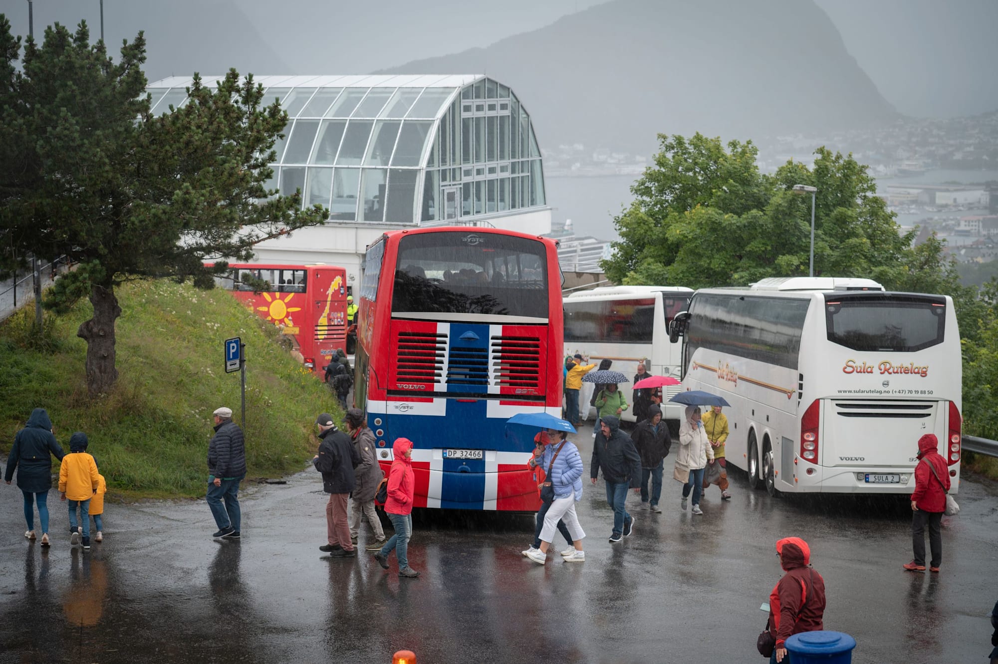 Fjellstua-leder raser etter brått varsel - smp.no