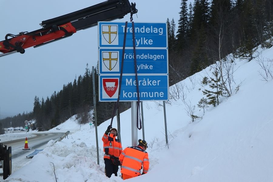 Historiske skilt på plass - s-n.no