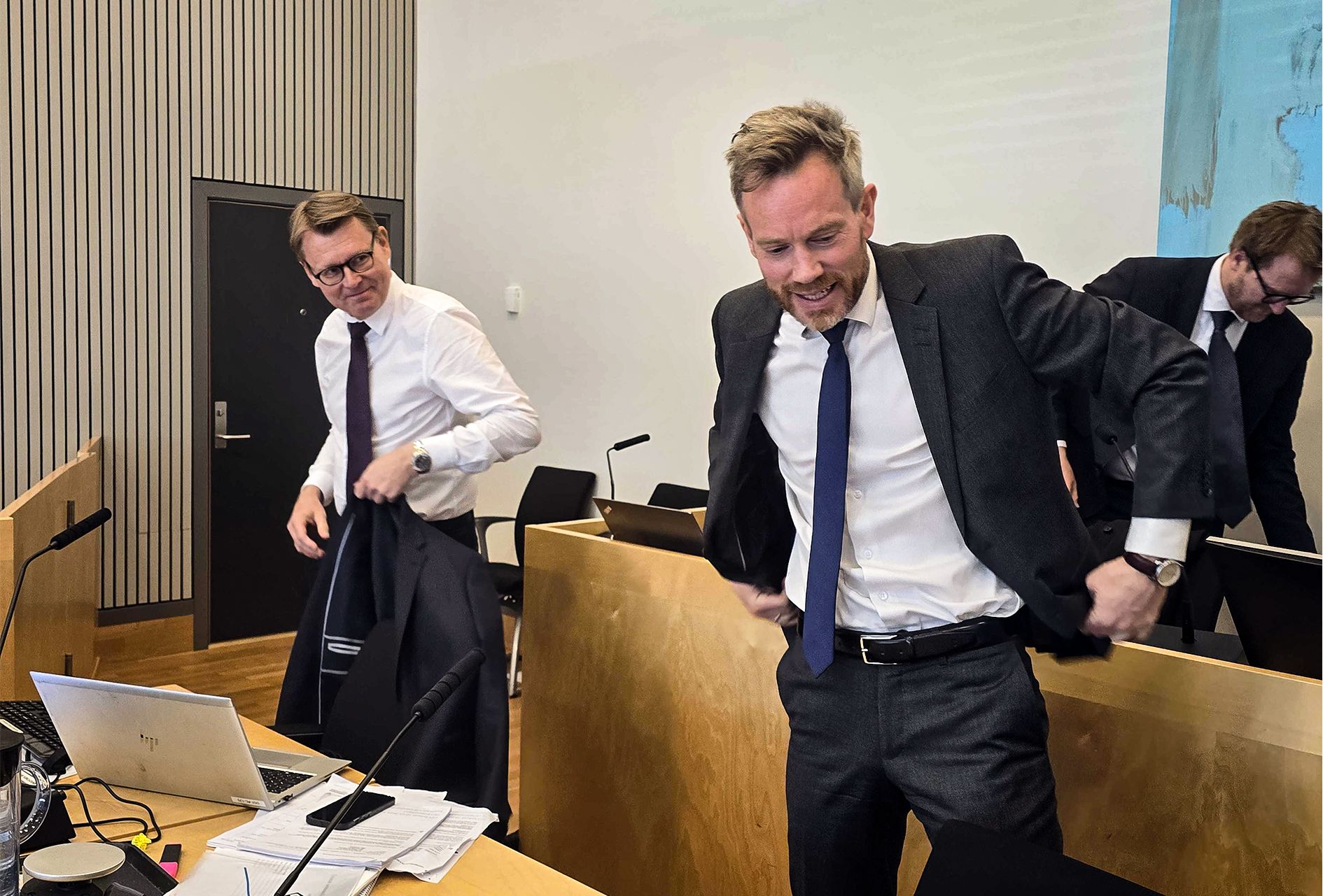 Ulike beskri­vel­ser av Ander­sen og Kris­tian­sen i retten: – Vitnene ...