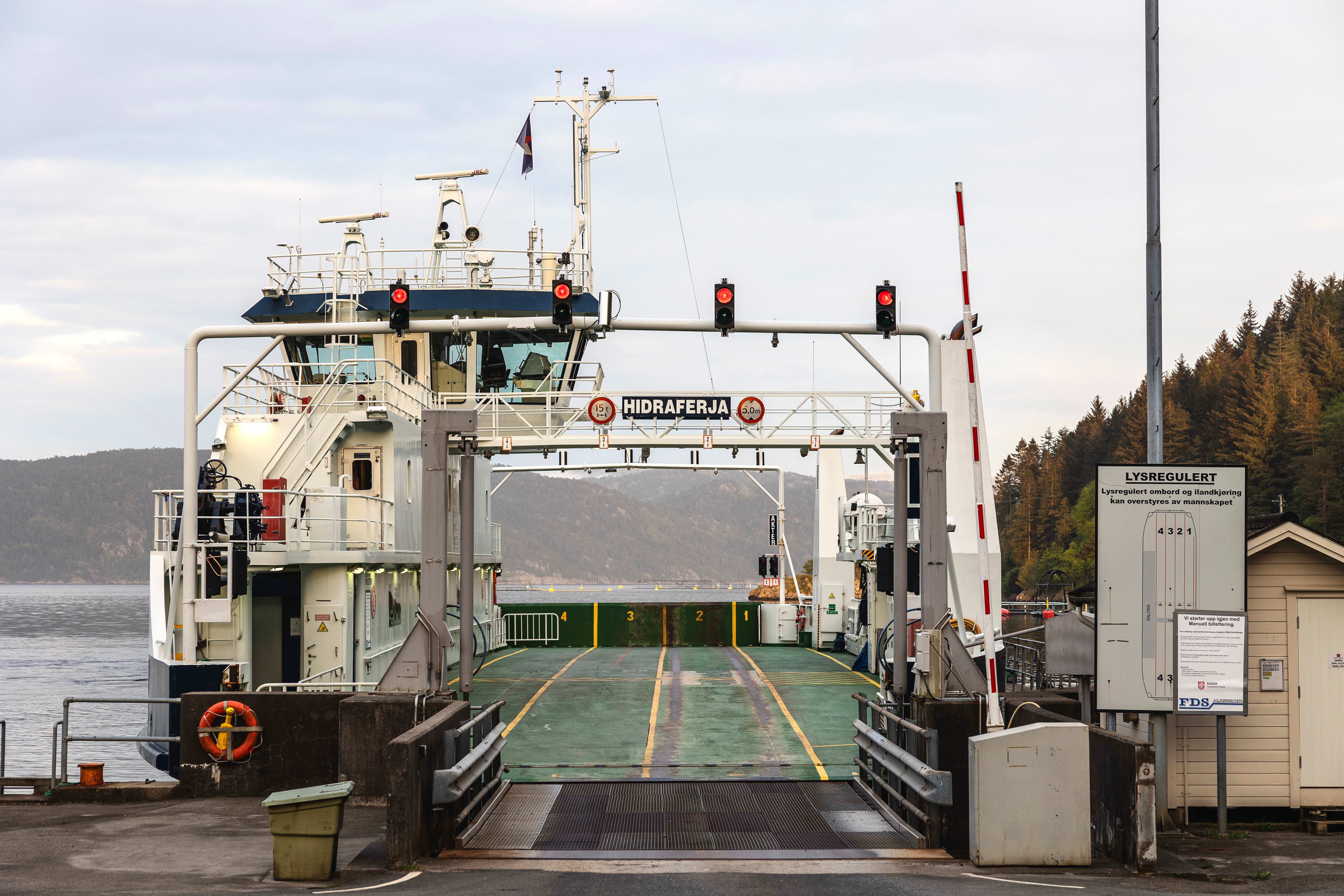 Jubler for gratis ferje: – Fantastisk for folk her ute - fvn.no