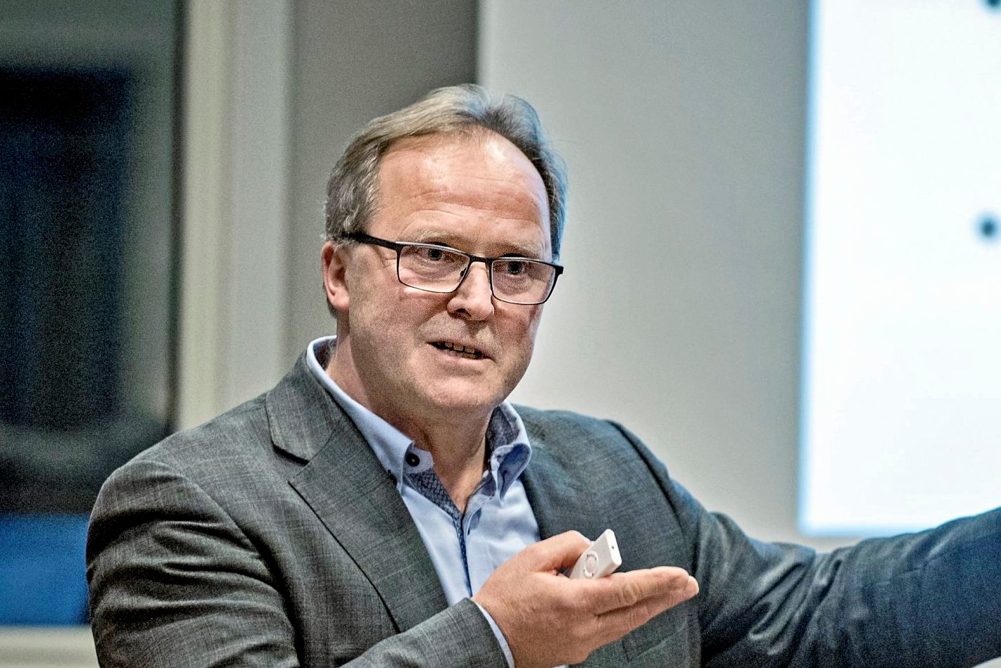 Dagfinn Neteland går av som toppsjef i Fjord1 - smp.no