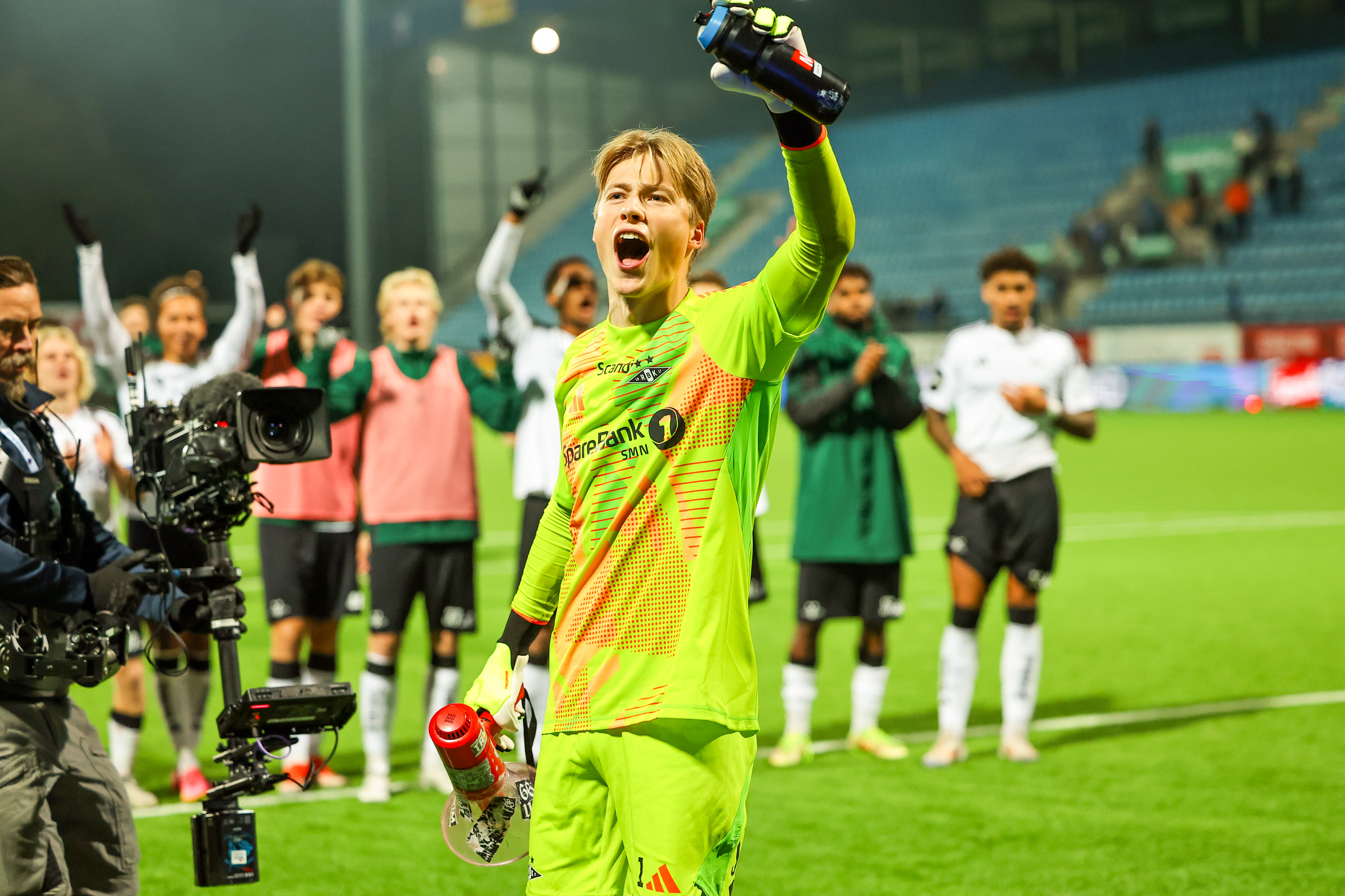 Lagkameratens klare beskjed om landslaget: – Står ikke tilbake for noen ...