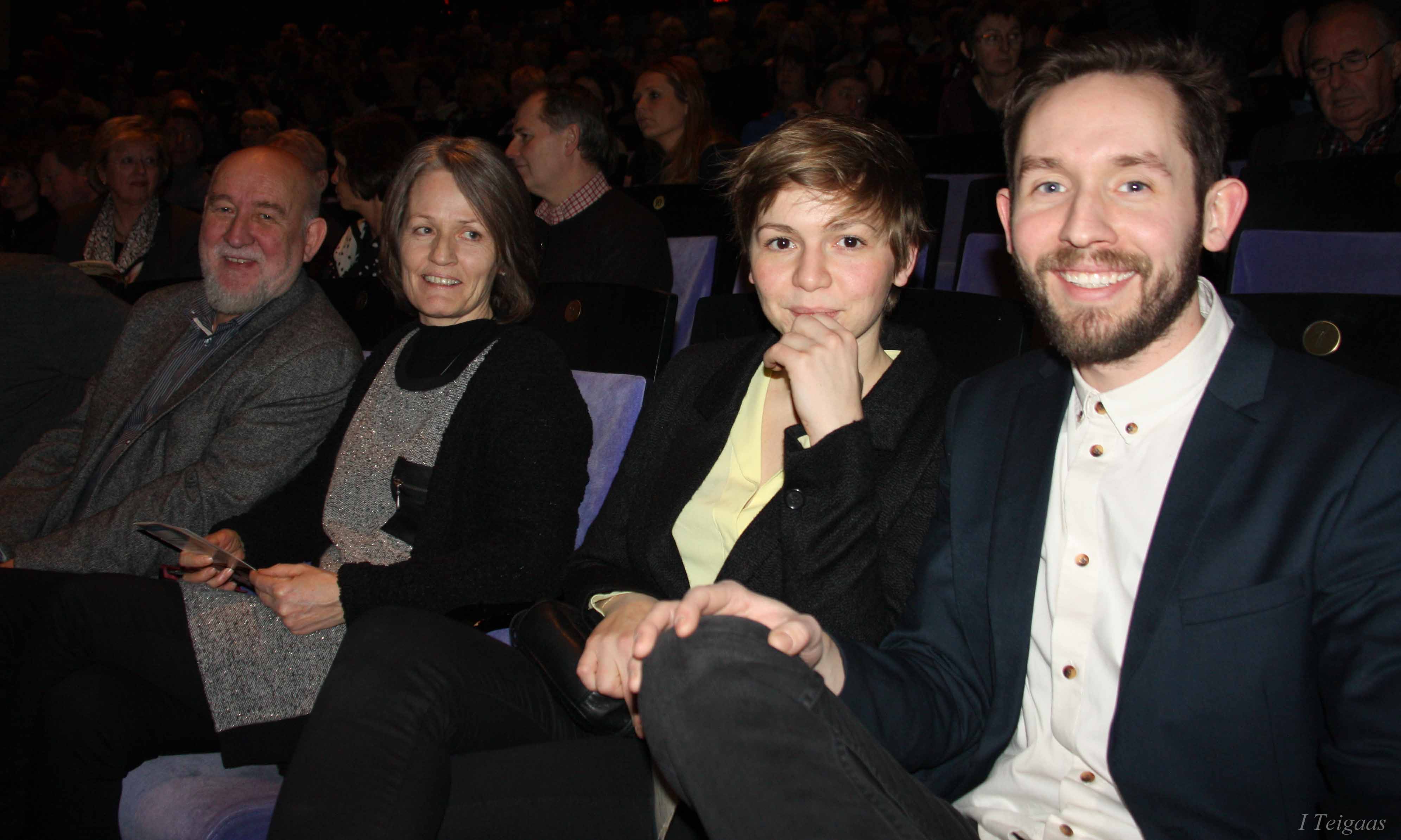 Teatersuksess for Kristofer - avisafroya.no