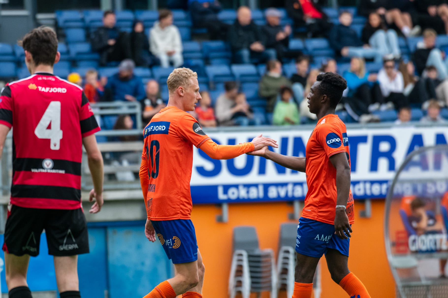 Se den elleville fotballkampen i opptak her - smp.no