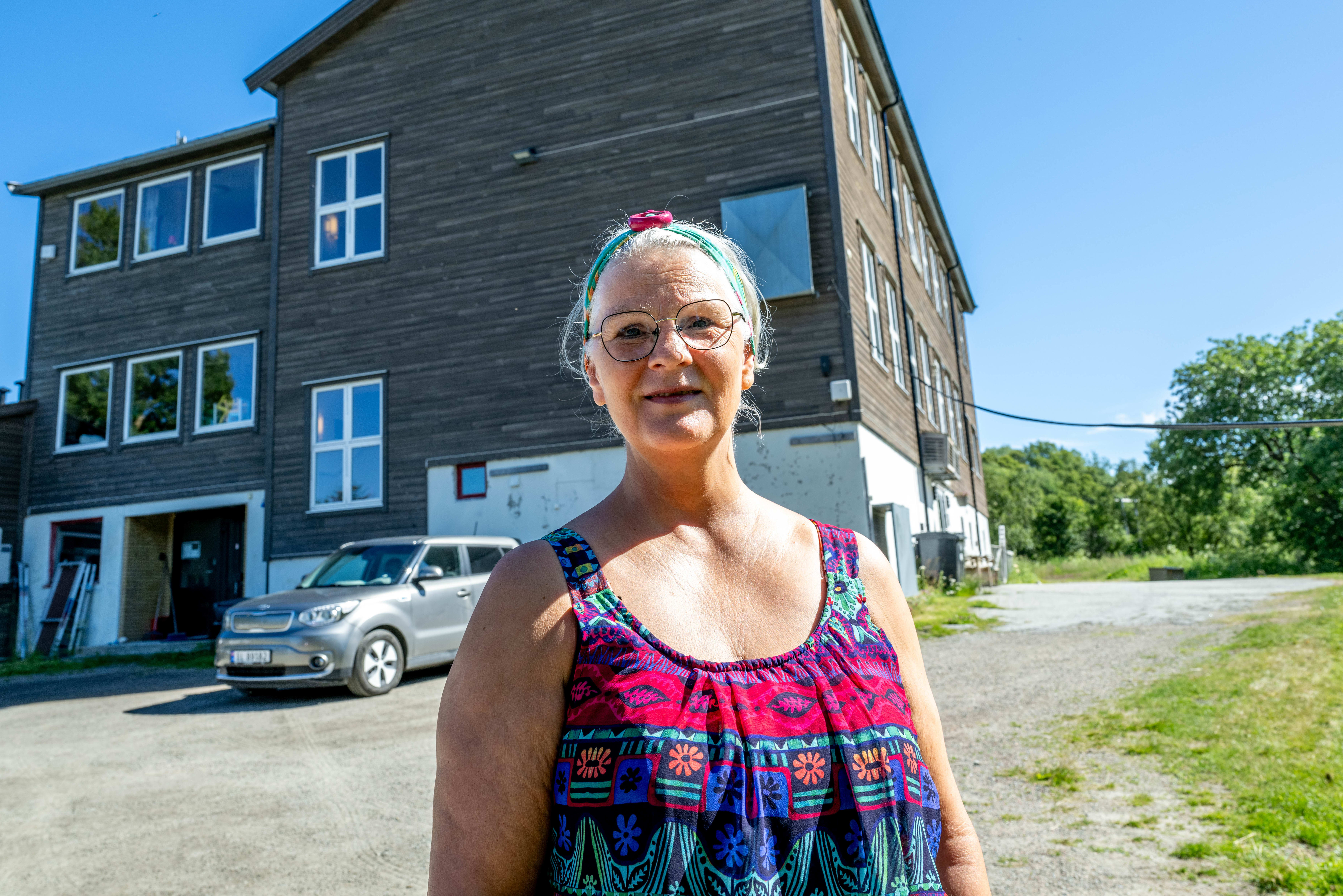 Kø av barn som venter på plass i Kasfjord - ht.no