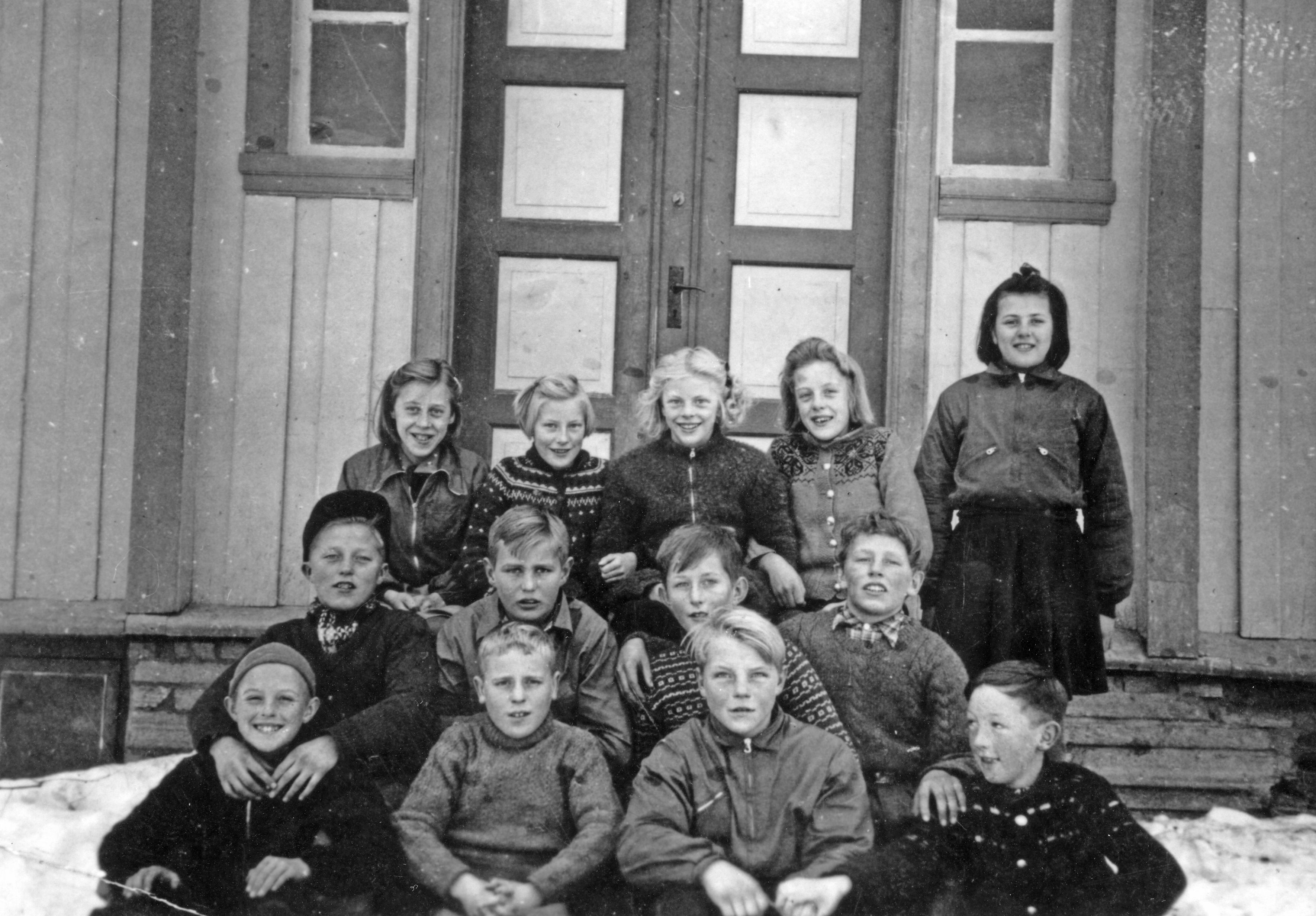 Flyttet rundt på krigsskoler