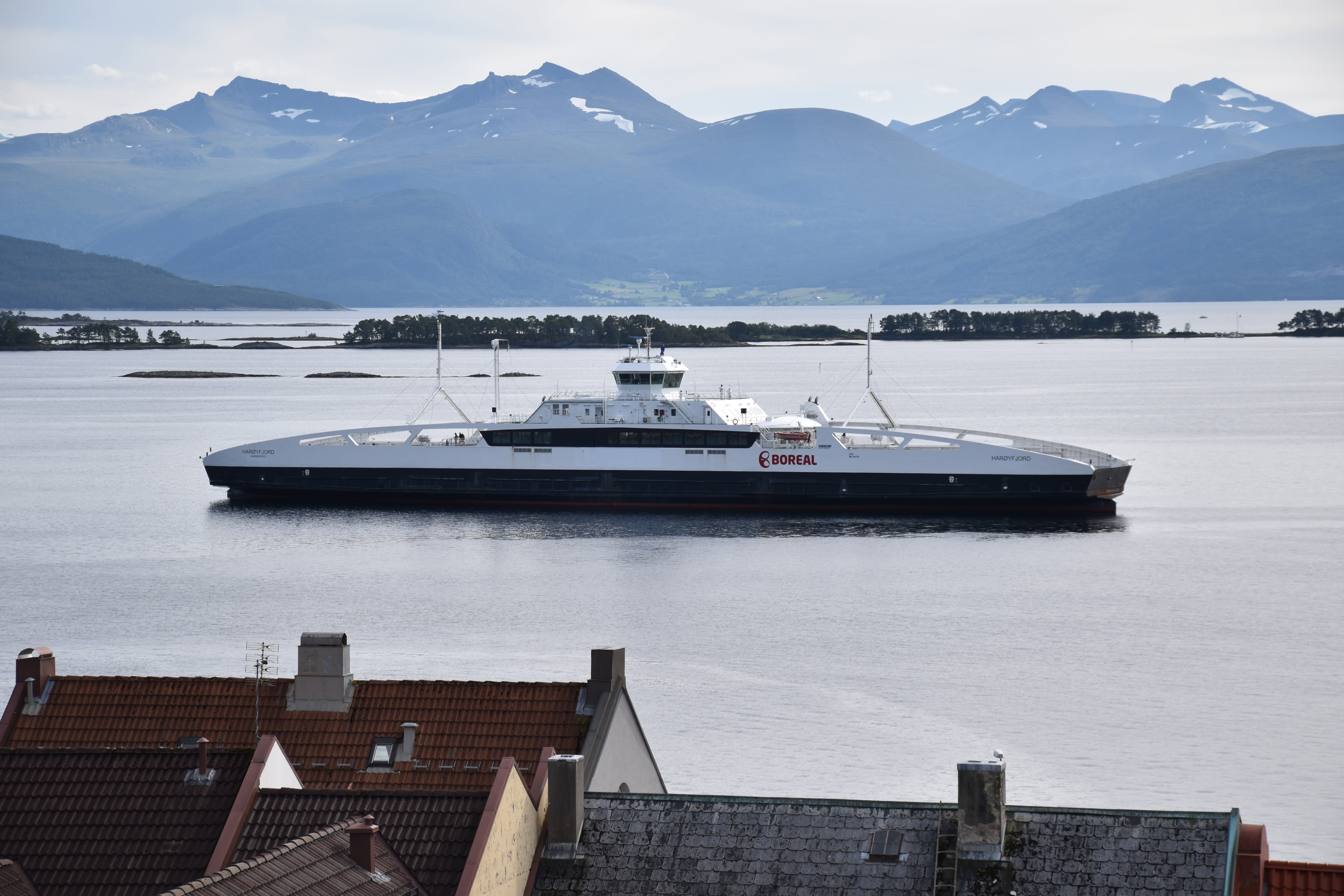 Meningsmåling: Hver tredje person vil beholde ferjene - smp.no