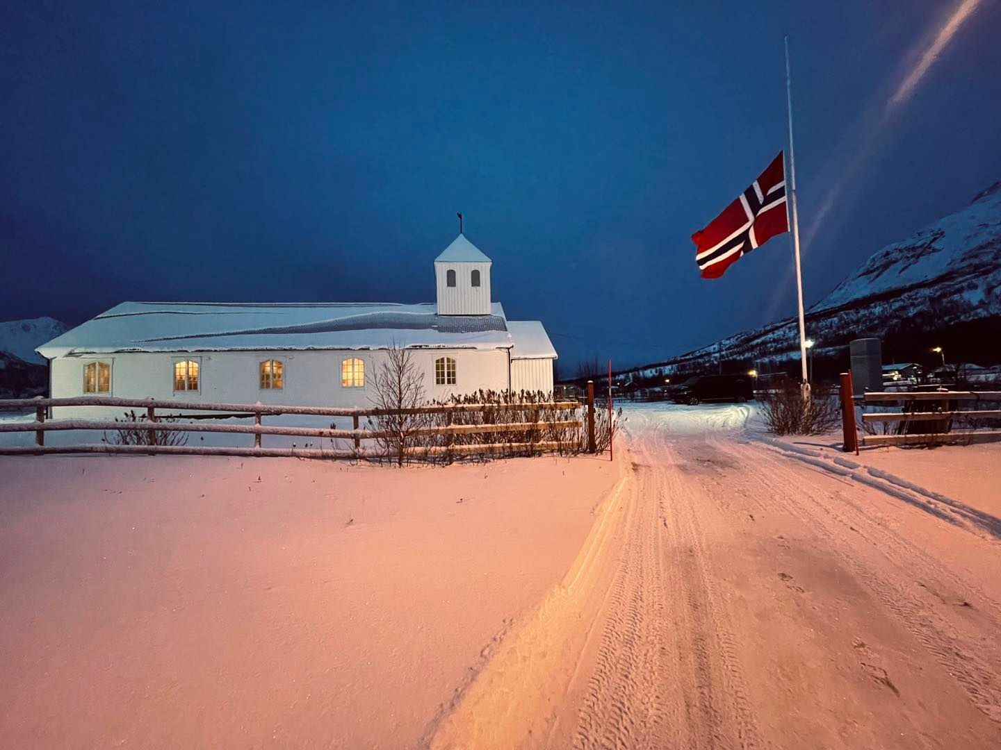 Kirken i Loppa fikk ikke mer penger, men det er funnet en løsning ...