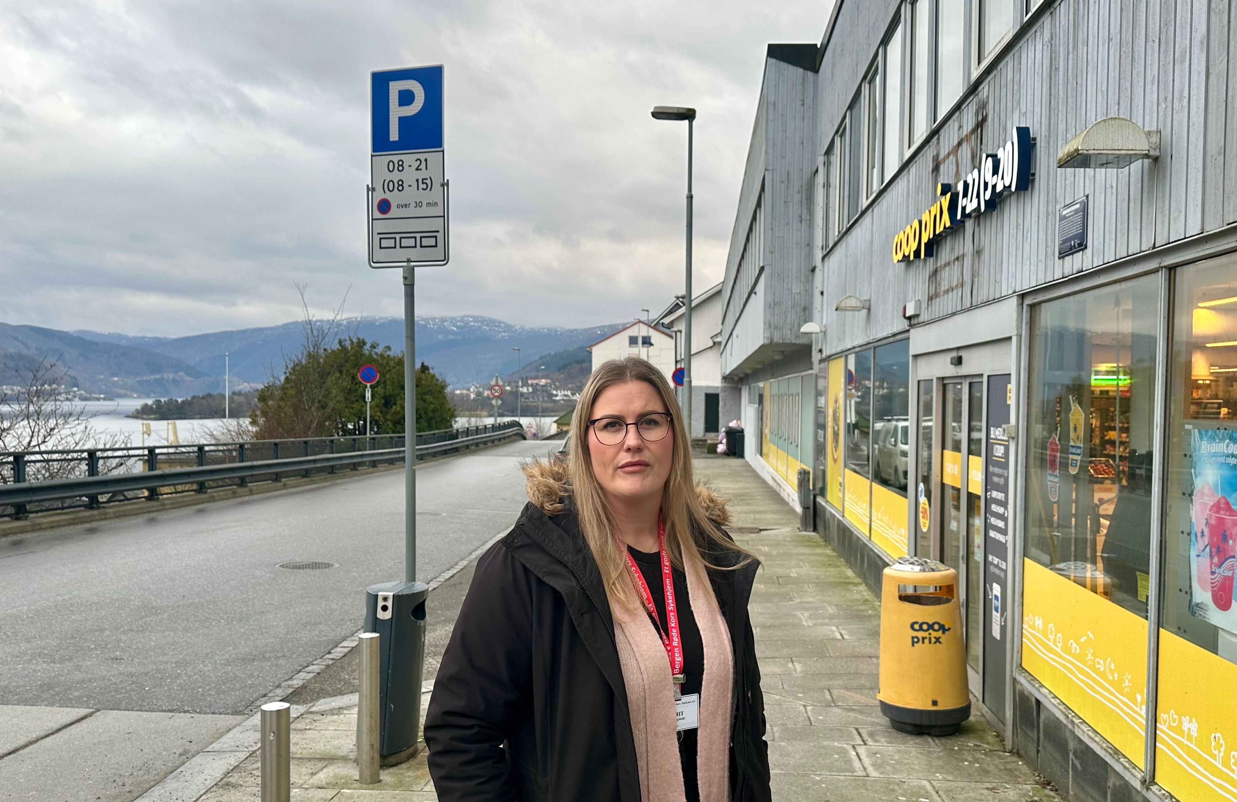 Parkeringsbøtene haglar i Ytre Arna - bygdanytt.no