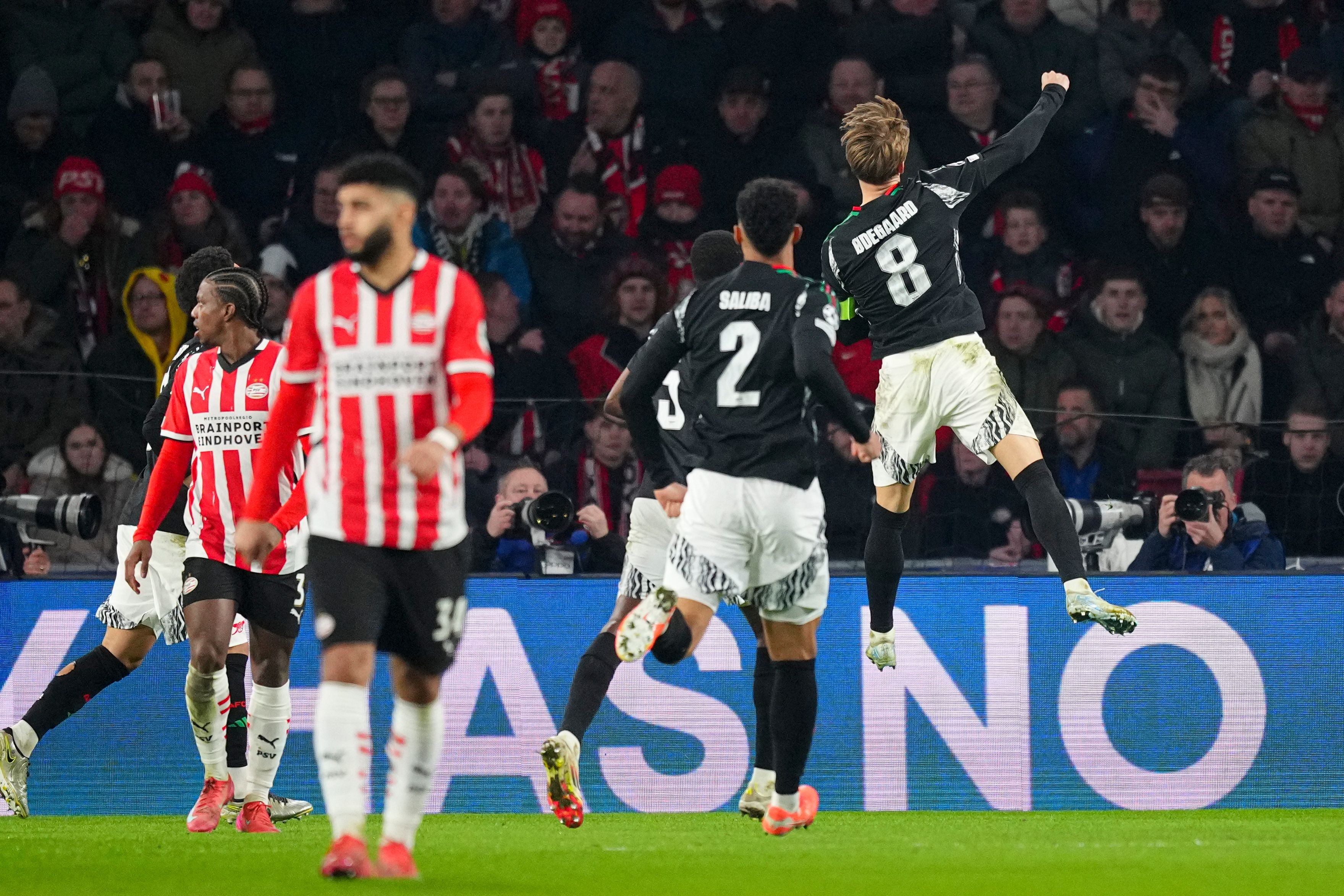 Martin Ødegaard scoret to da Arsenal ga PSV sjokkbehandling – 7-1-seier ...