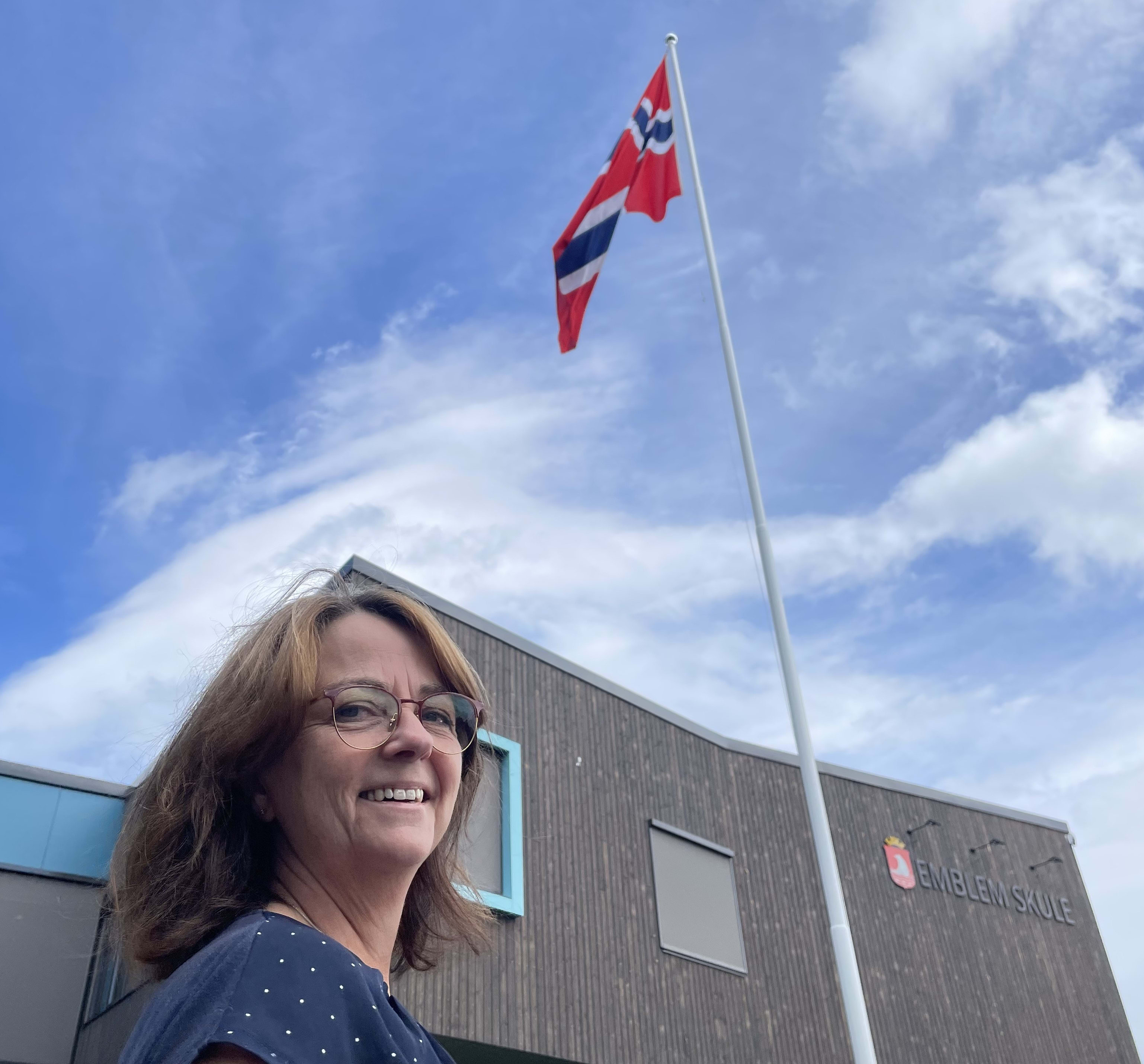 Ålesund: 1 av 17 skoler flagget for Norge fredag - smp.no