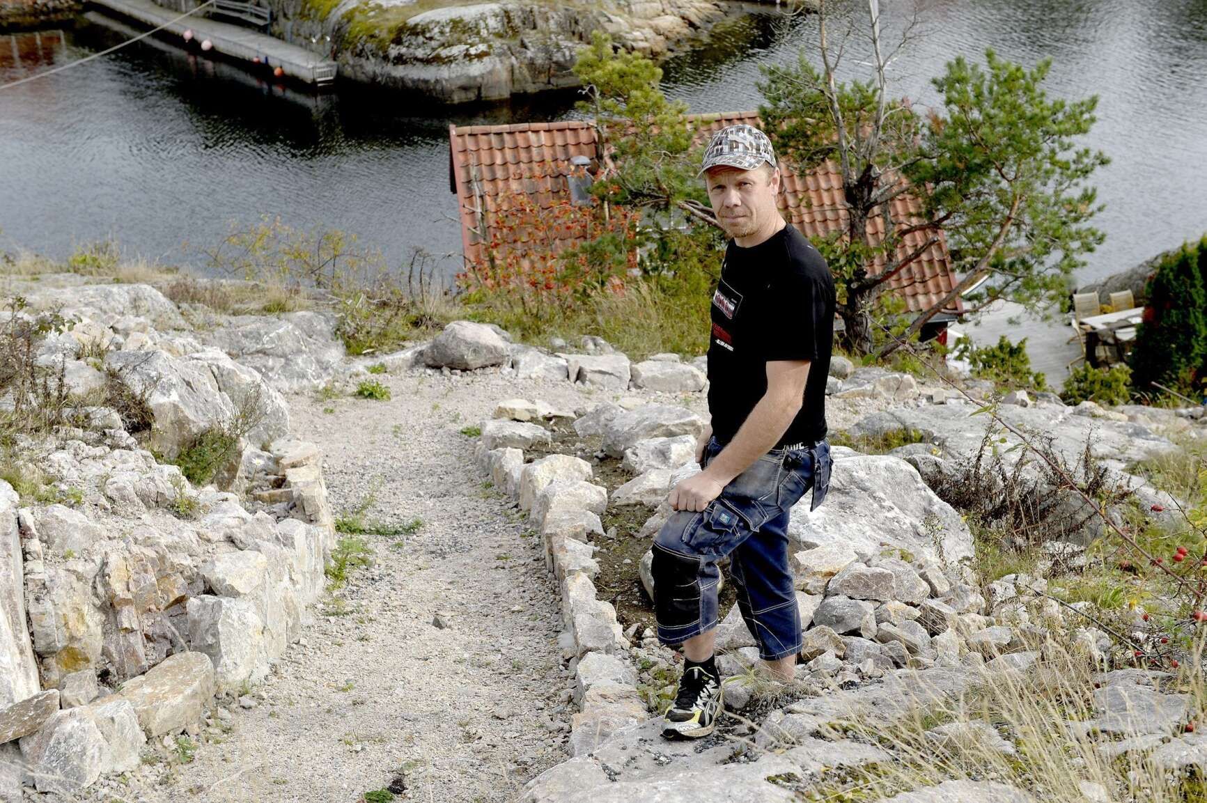 Sprengte sti på naboens tomt - varden.no