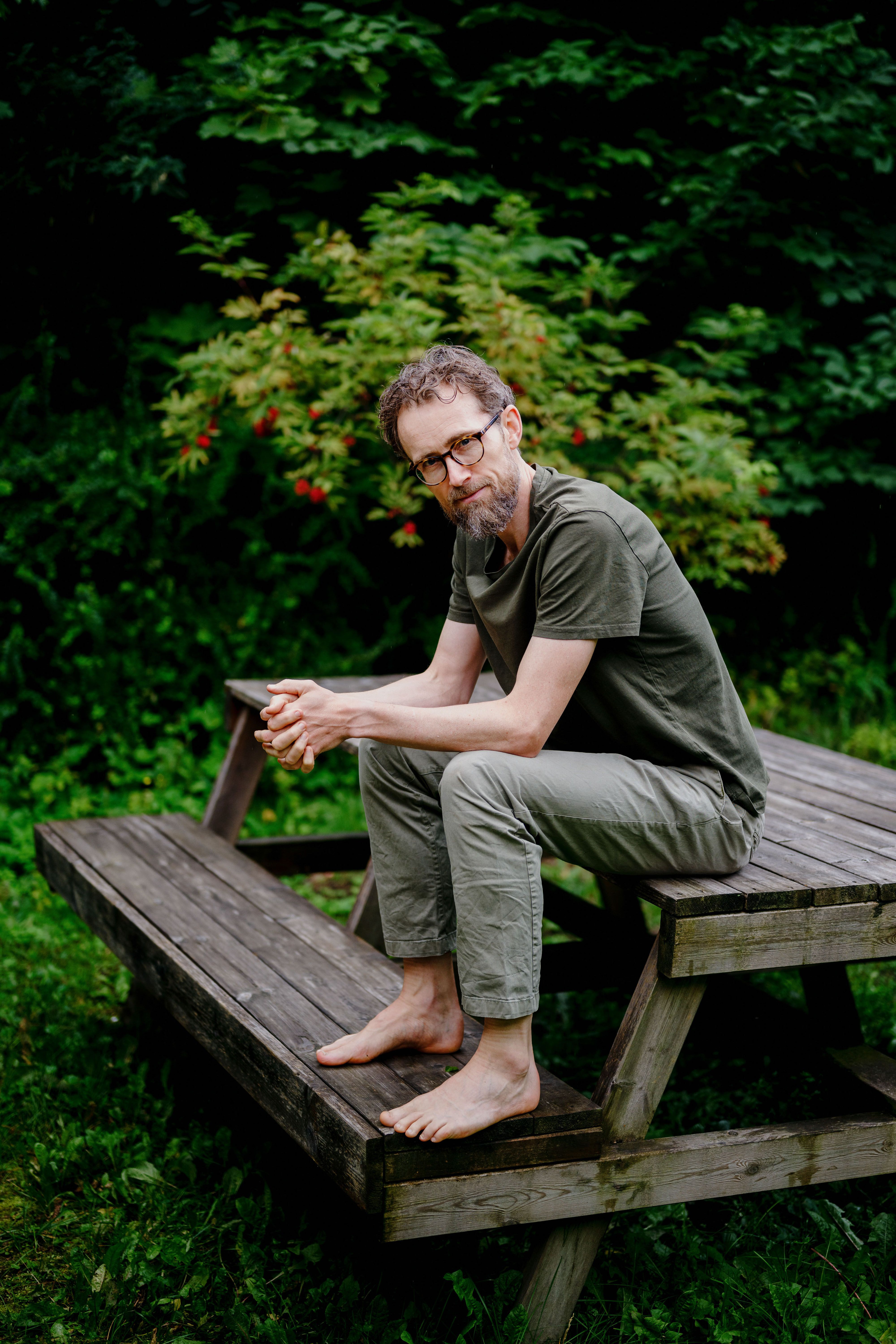 Mikkel Bugge ute med nye noveller: – De begynner realistisk, så vrir de ...