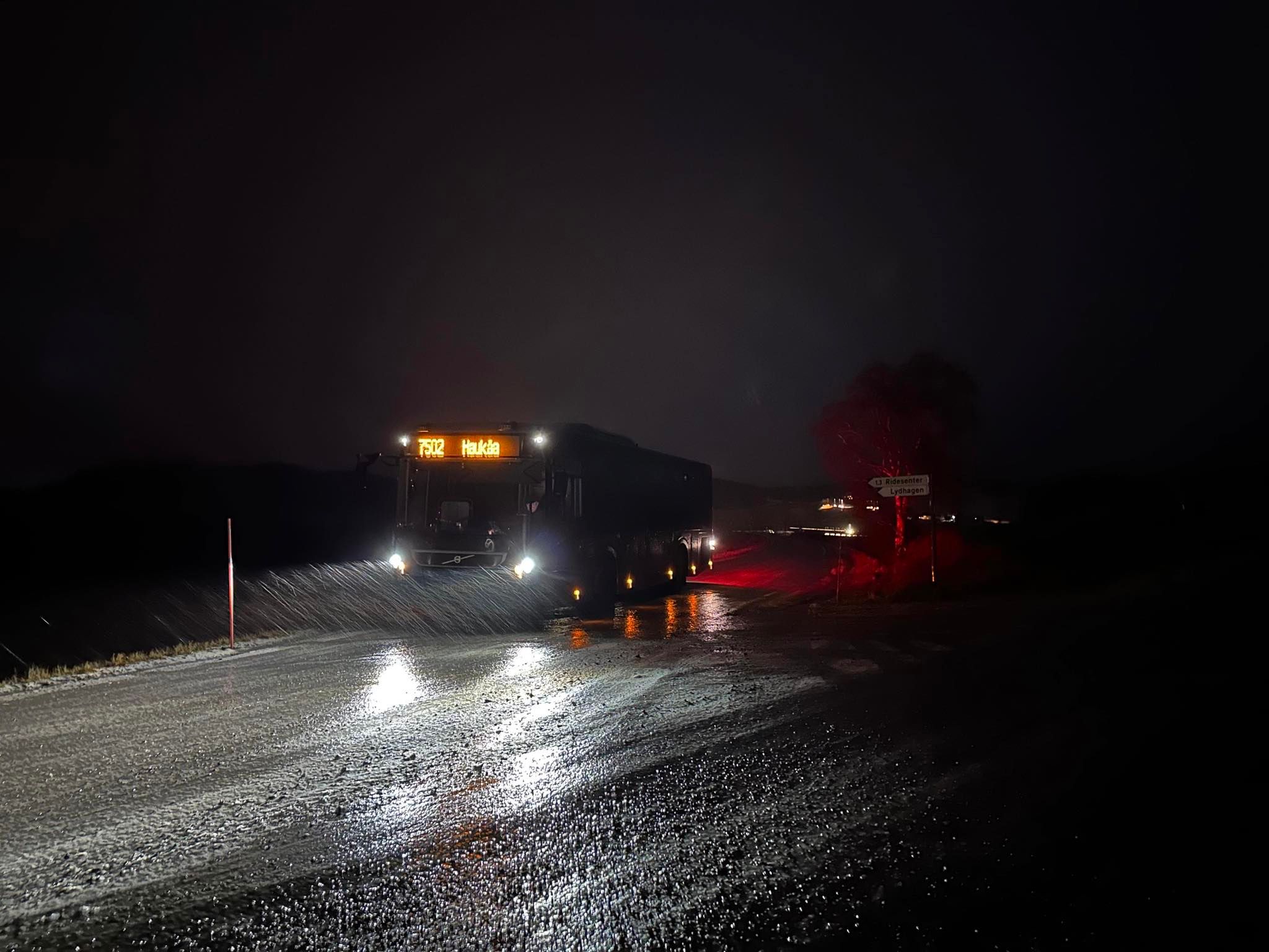 Trafikkaos i Forbregd. Ekstremt glatte forhold - innherred.no