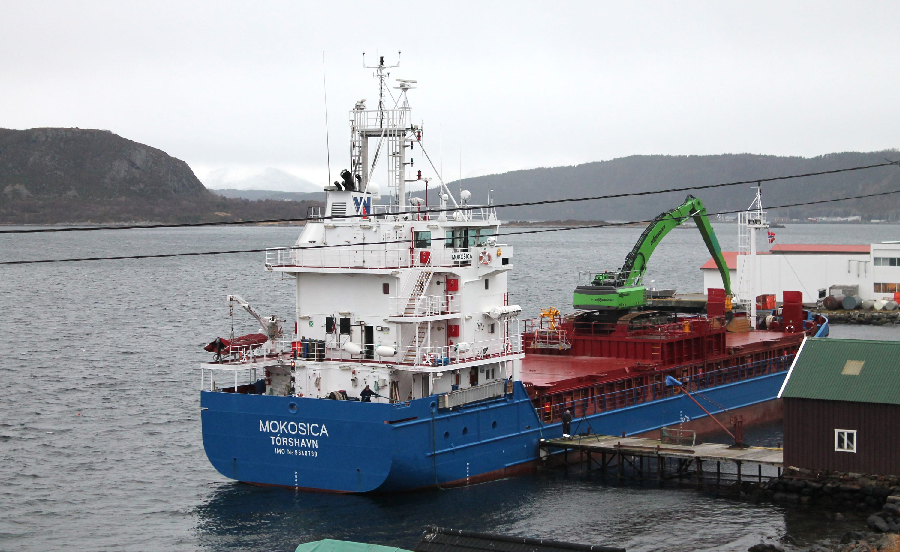 Lasteskip i trøbbel - reddet av Emmy Dyvi - smp.no