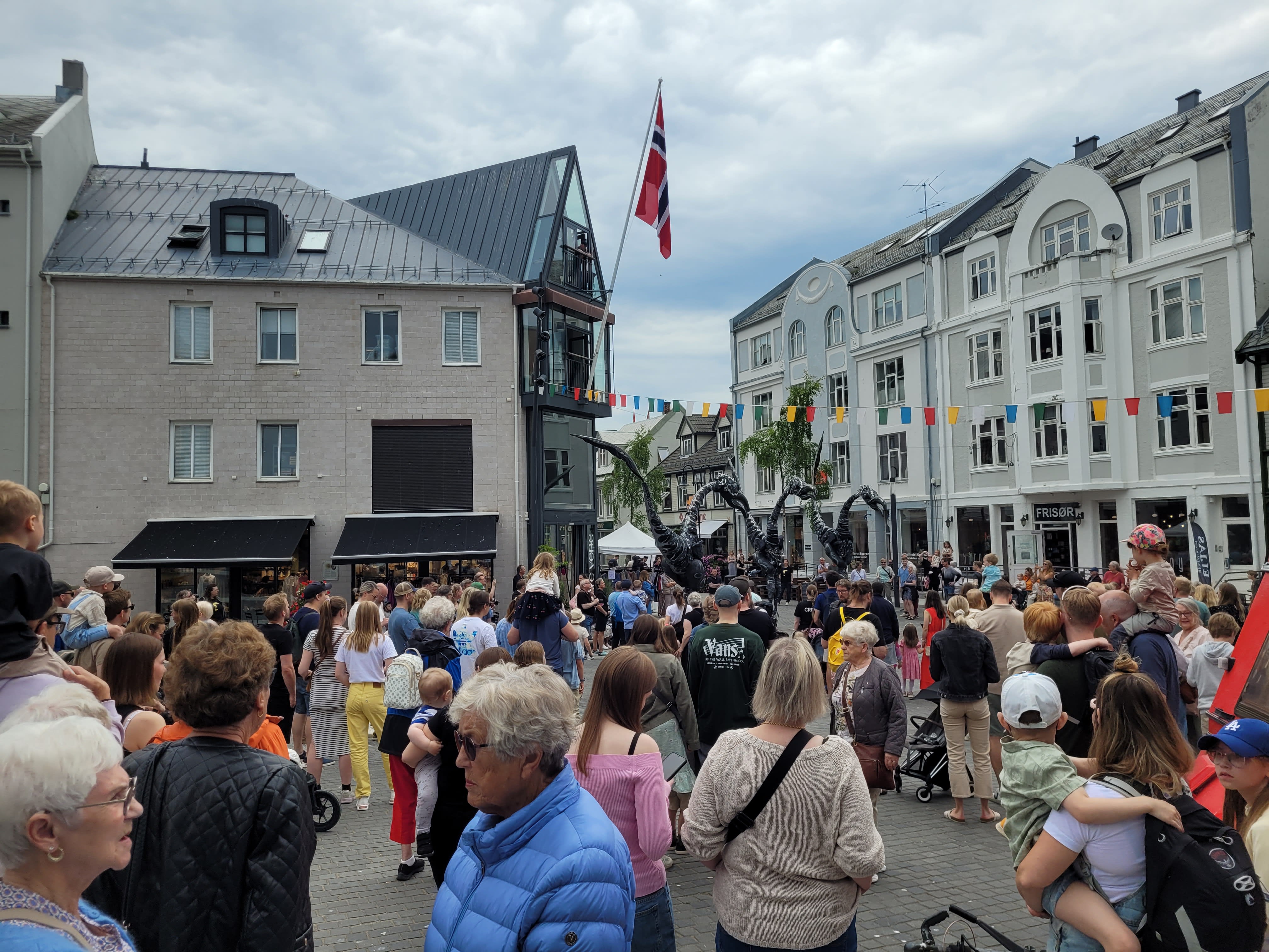 Møtes for å diskutere sentrums framtid - ht.no