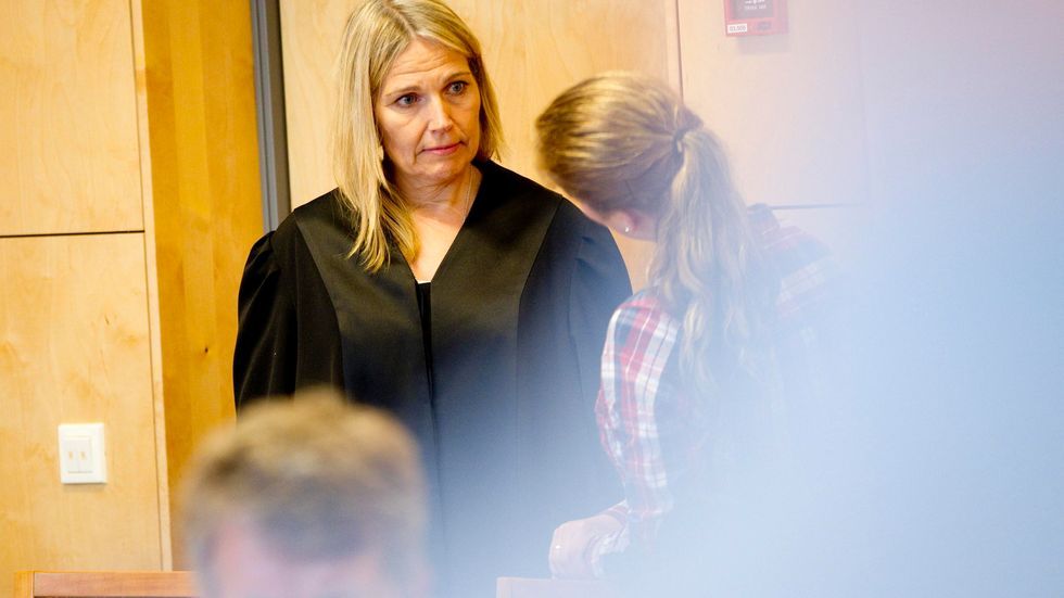 En pinefull dag for jenta - itromso.no