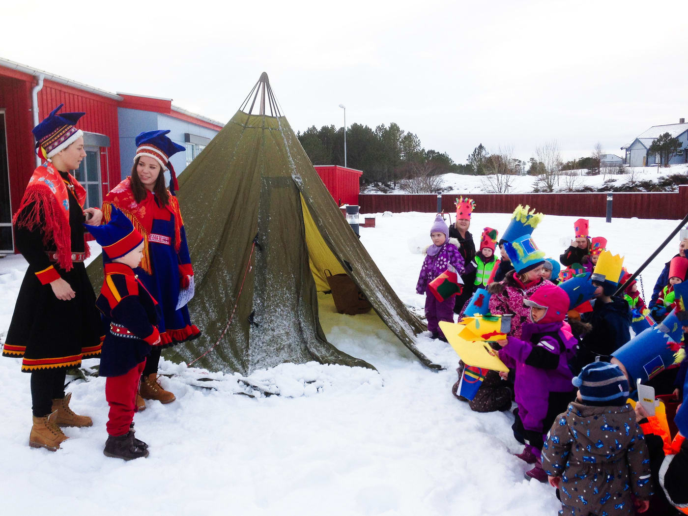 Joik og samiske eventyr på Nabeita - avisafroya.no