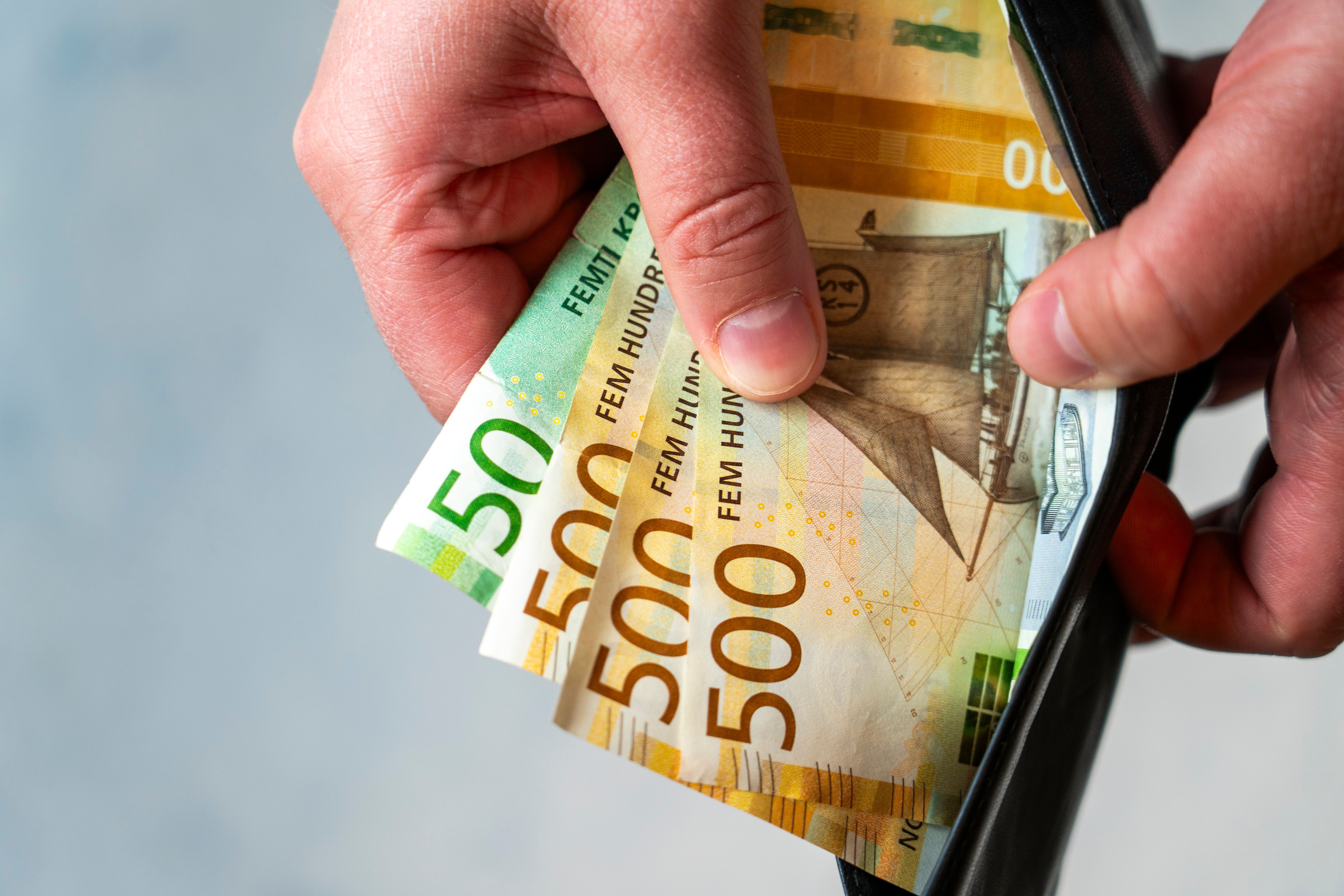 Pålegg om å ta imot kontanter er en gavepakke til kriminelle - smp.no