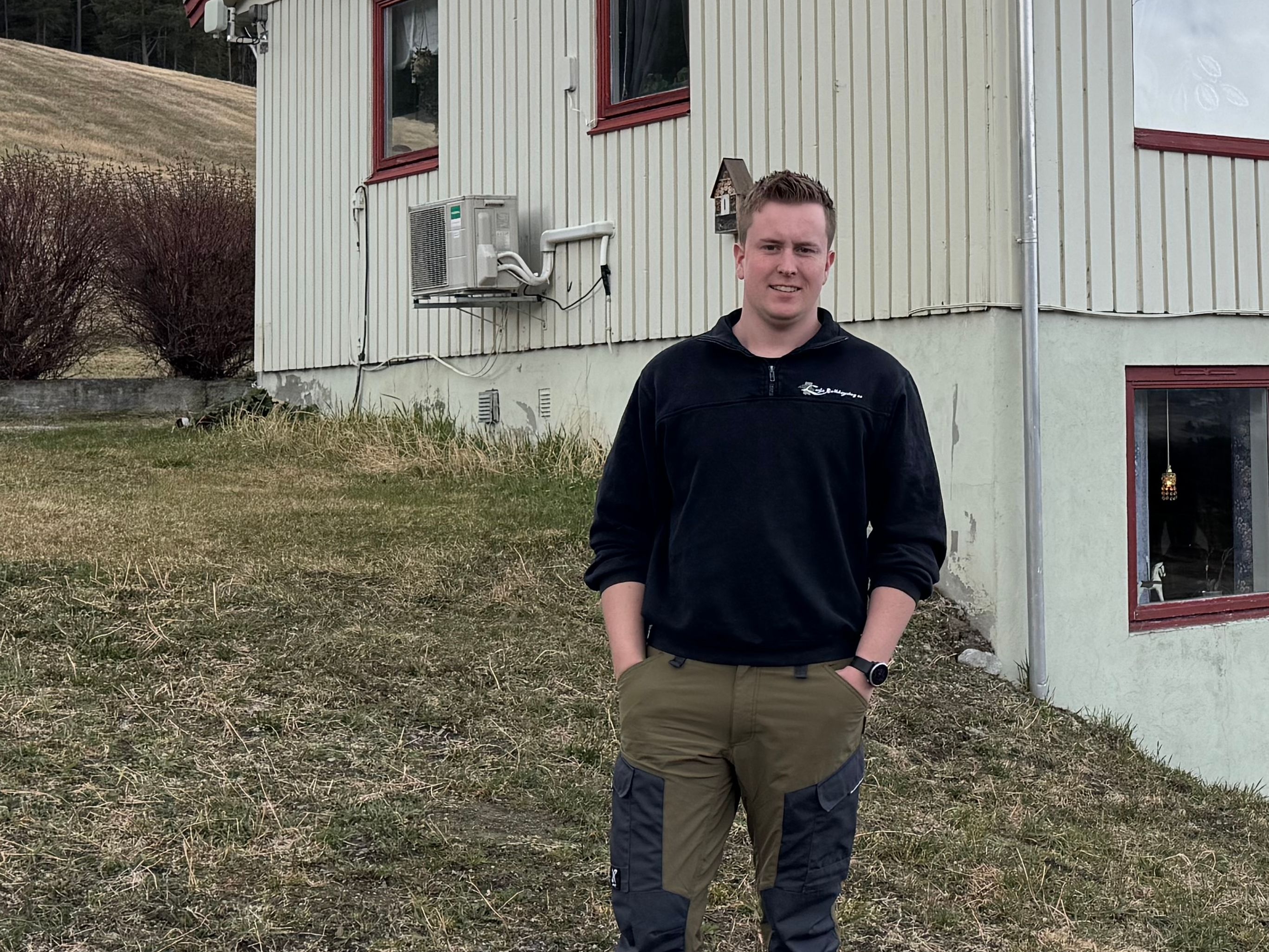 Sebastian Nerland (20) bor alene i egen bolig: - Godt å bo alene - vigga.no