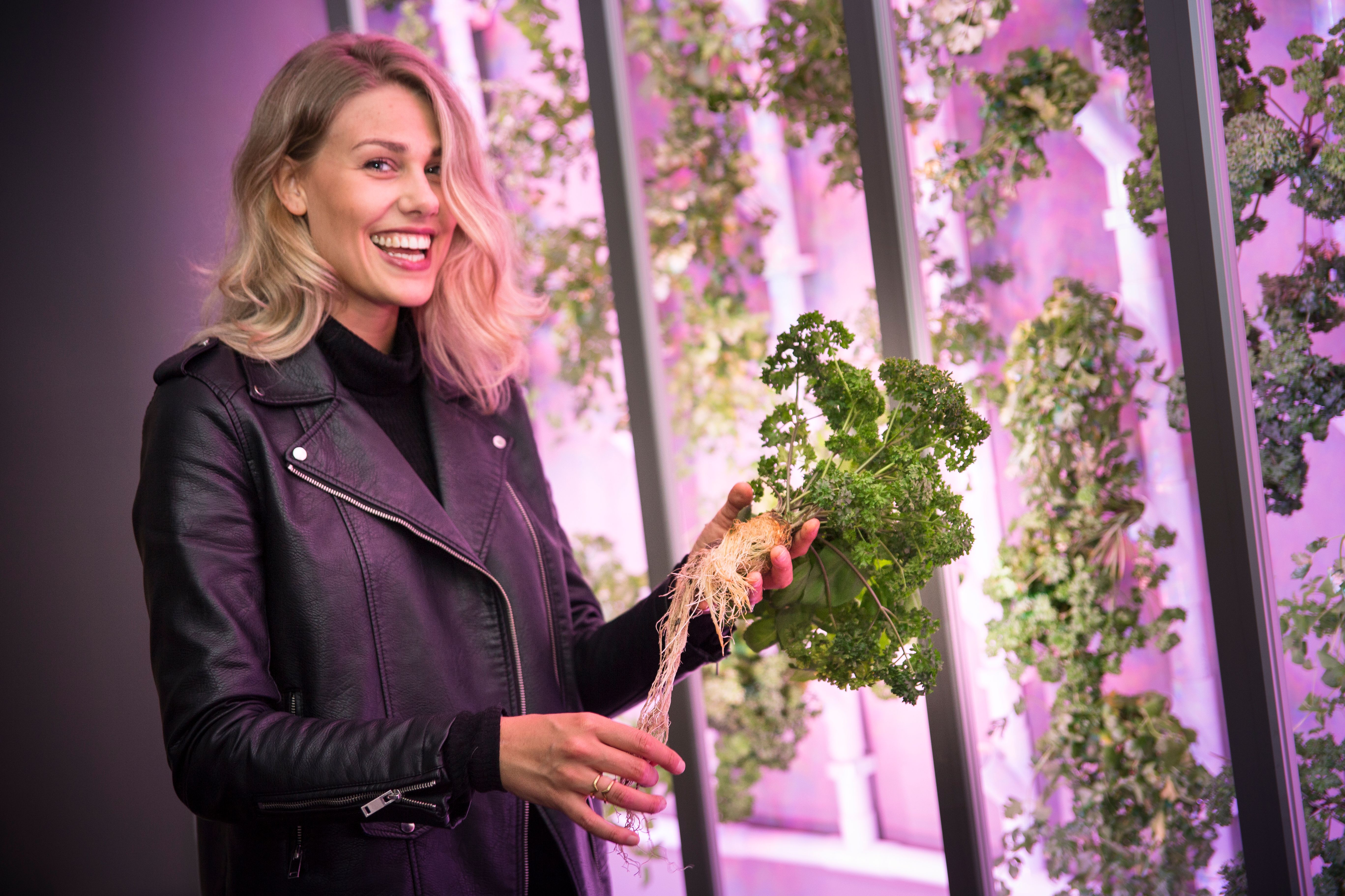 Silje Andersen (22) drømmer om matrevolusjon. Hun vil dyrke mat i byene - fvn.no