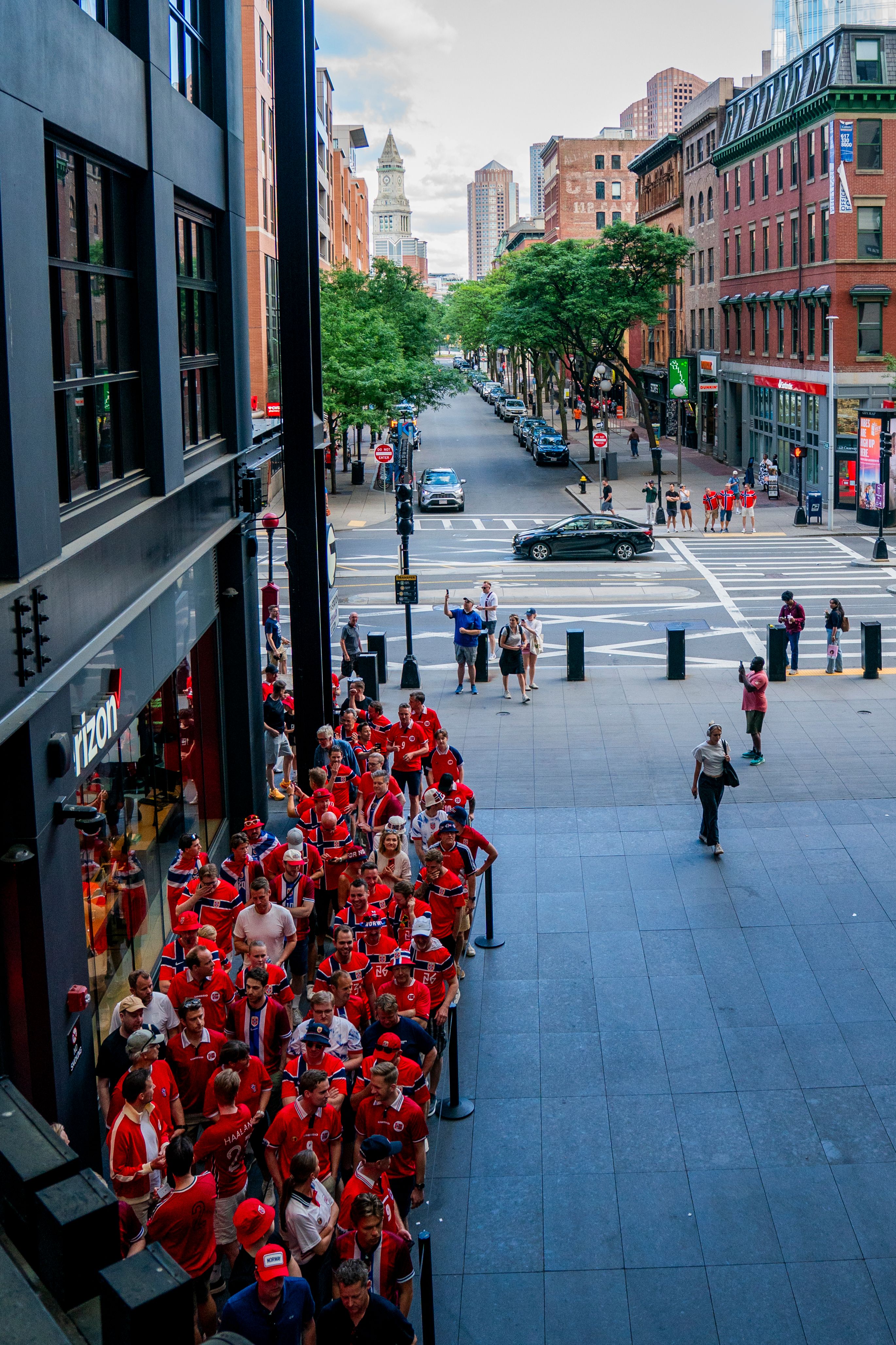 Fuktig norsk fest i Boston: – En guttetur hadde kostet nesten like mye ...
