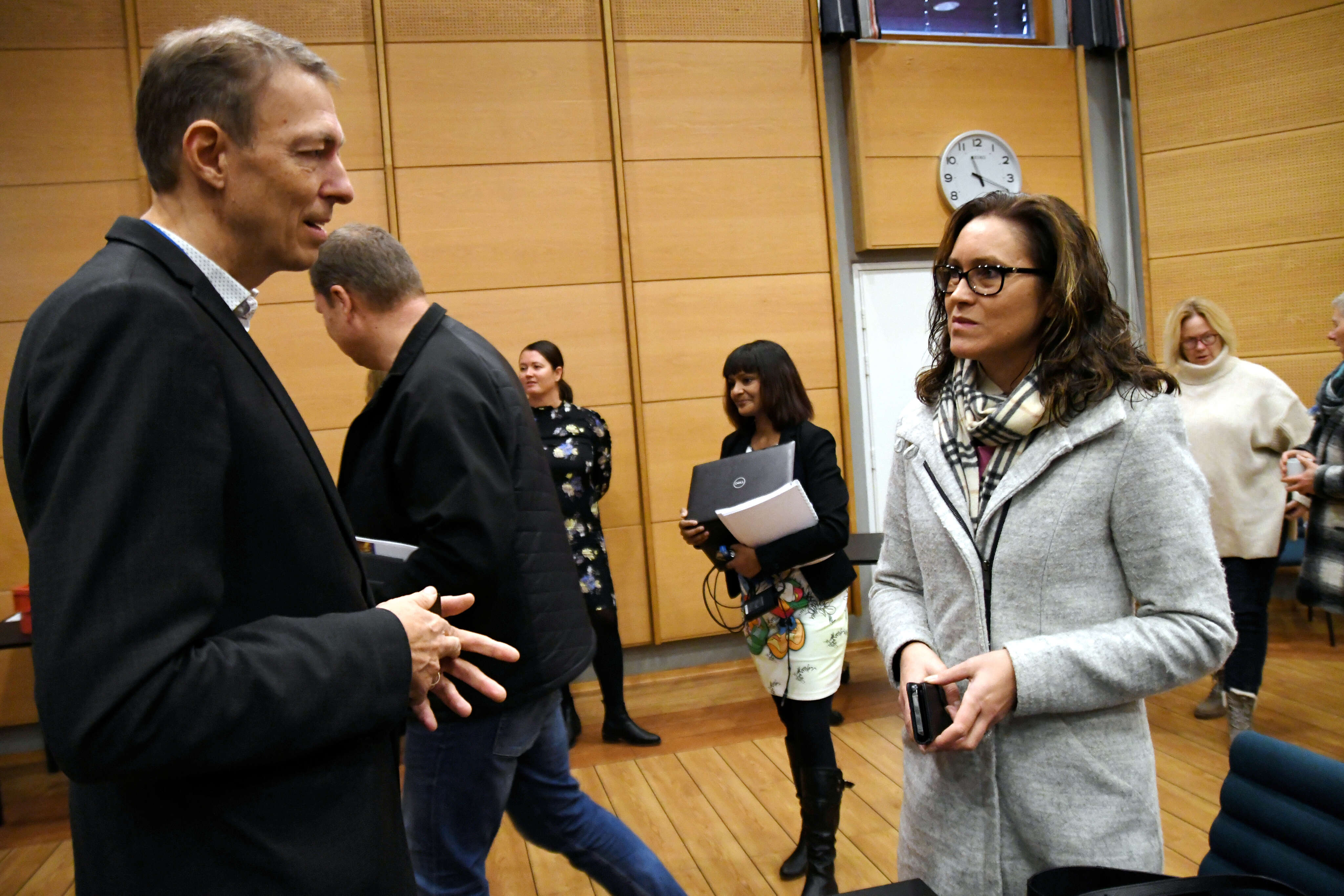 Foreslår å spare penger på rådhuset, og vil bygge flytende badstuer ...