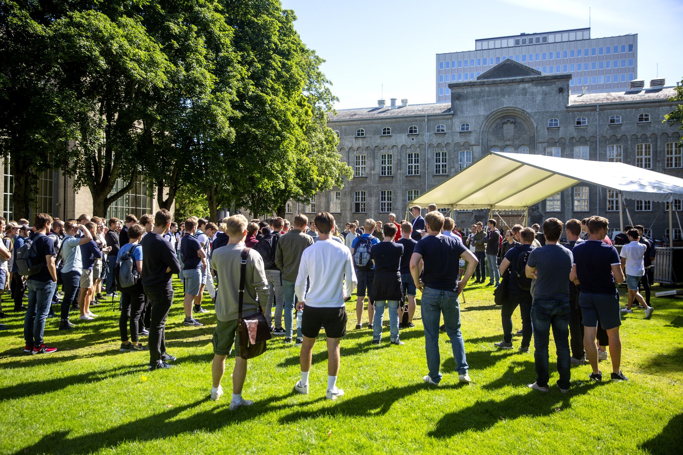 150 studenter kan ha vært på forelesning med smittet NTNU-student ...