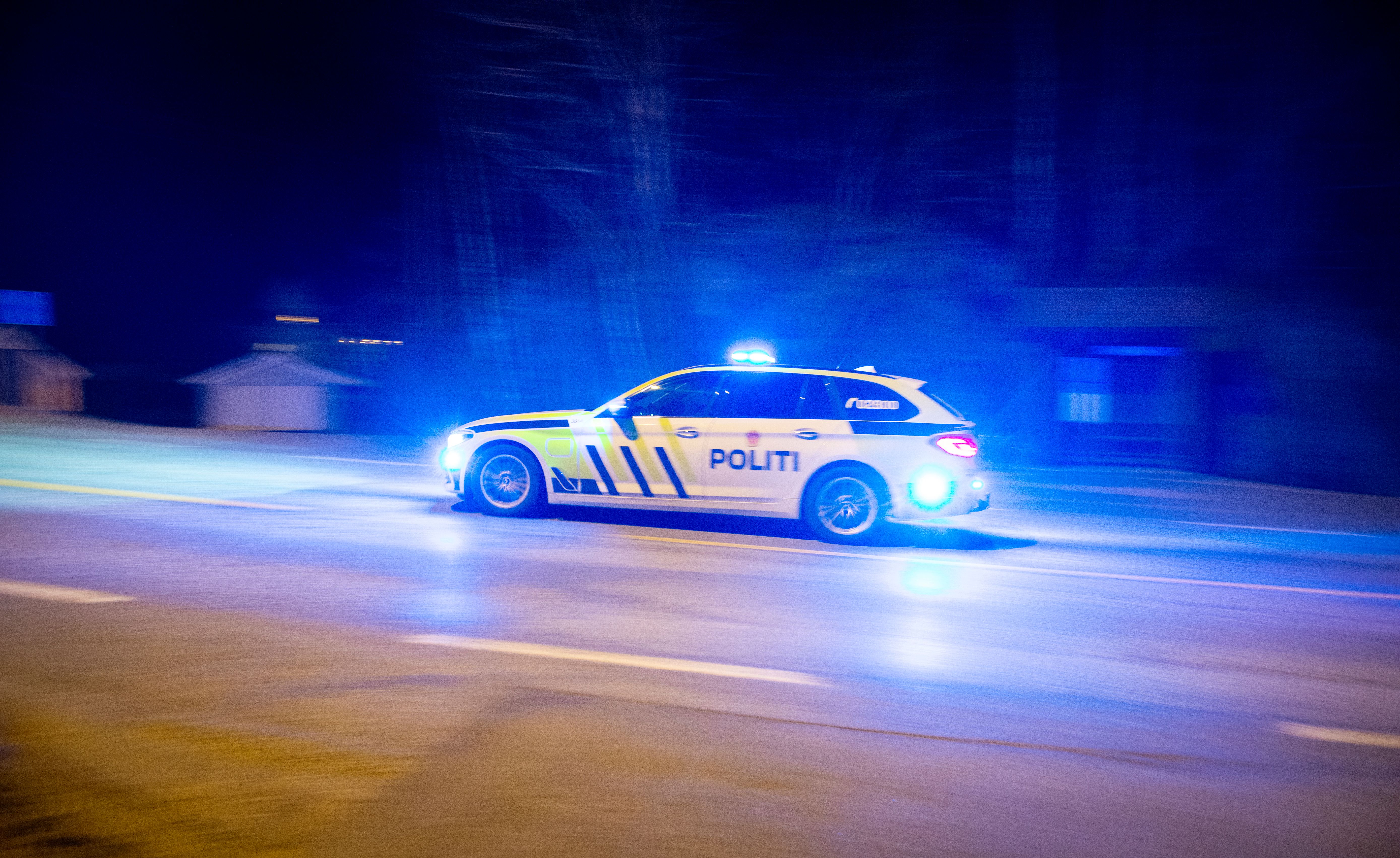 Kastet flasker på nabohus, sovnet på utested og spyttet på politi, bet ...