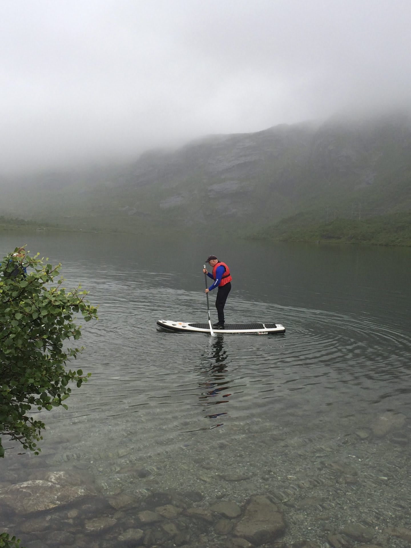 Her padlar Jacob på brett. Han er blind. - smp.no