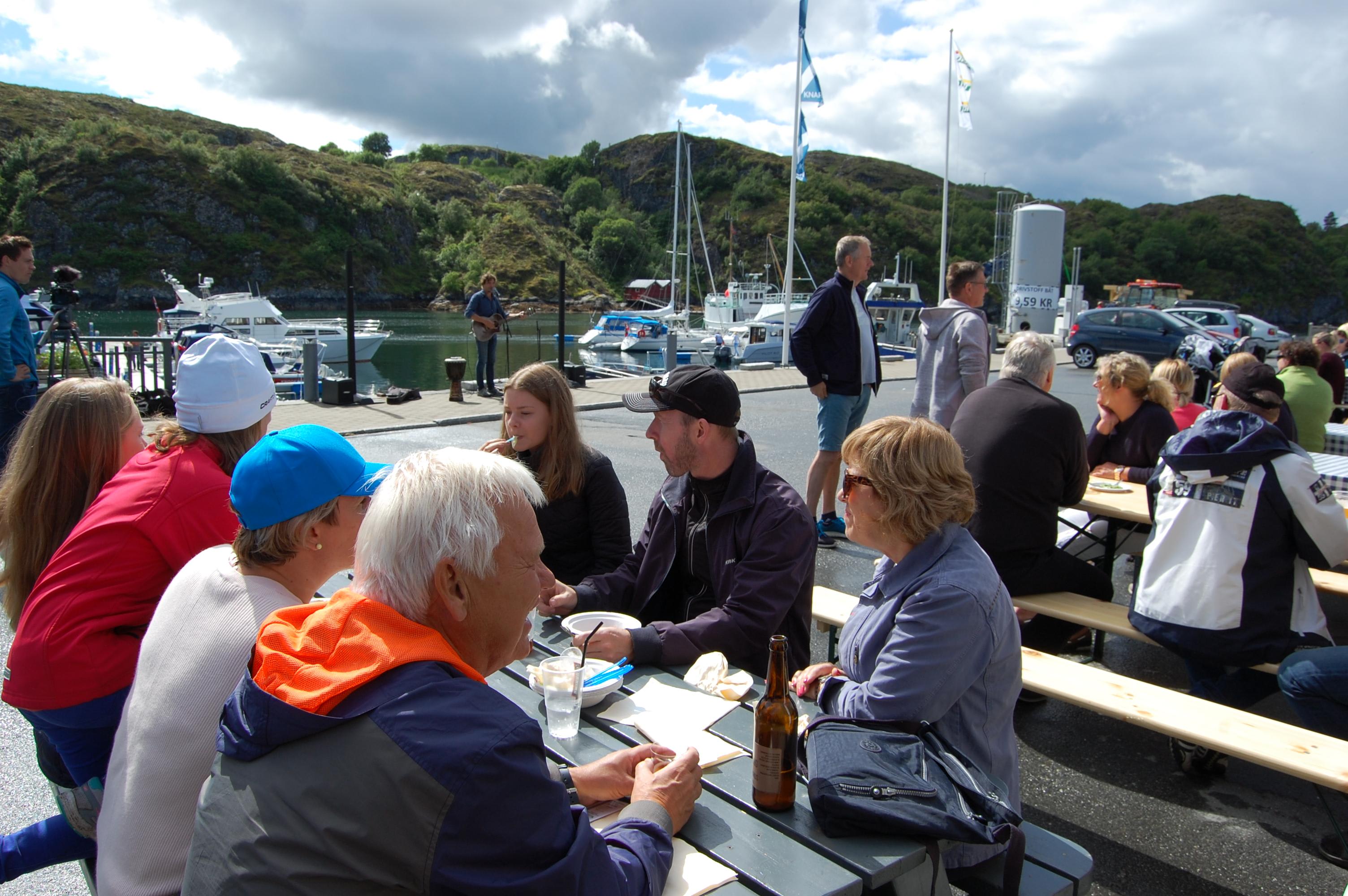 Lokale delikatesser i fleng - hitra-froya.no