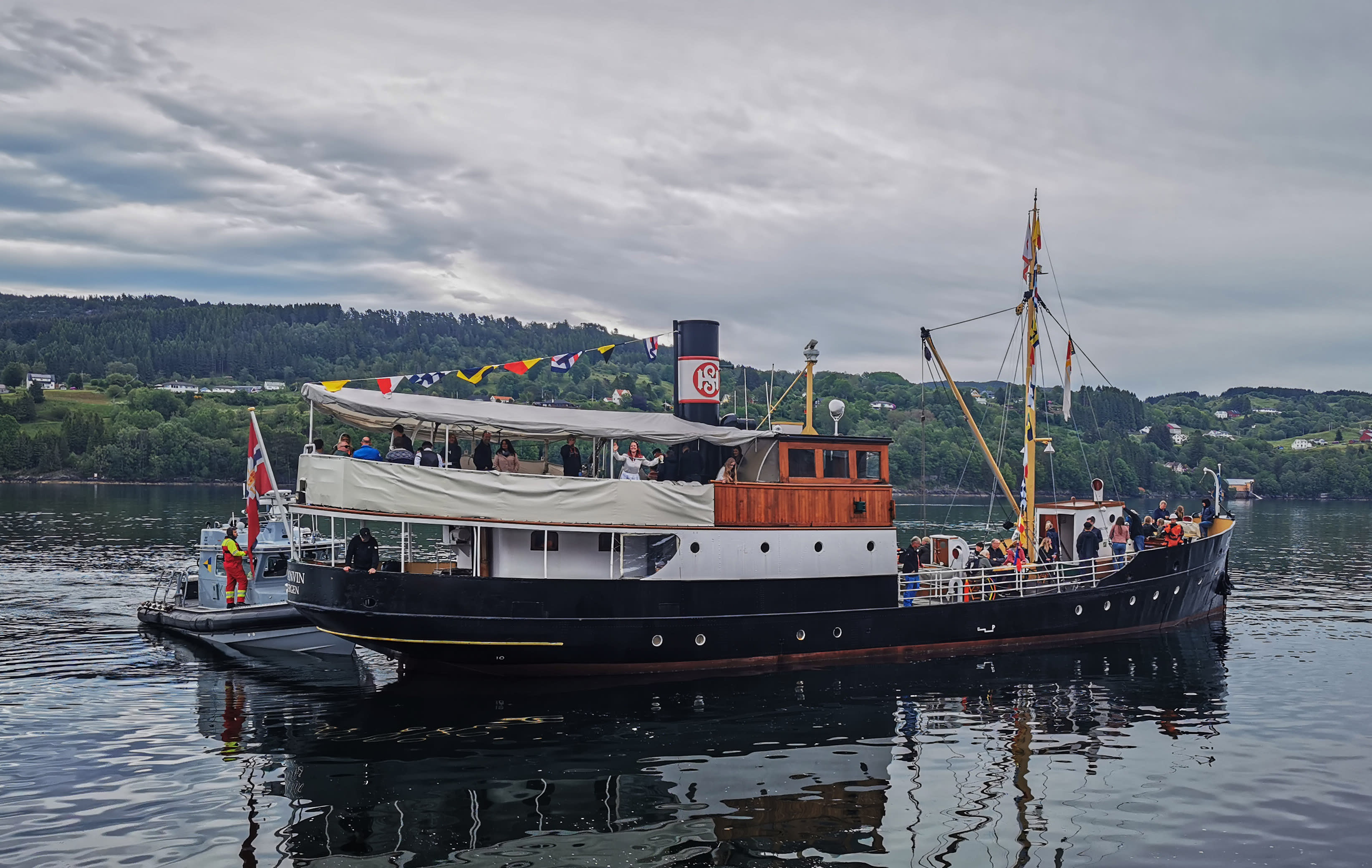 «Granvin» måtte ha hjelp for å komme seg til land - strilen.no