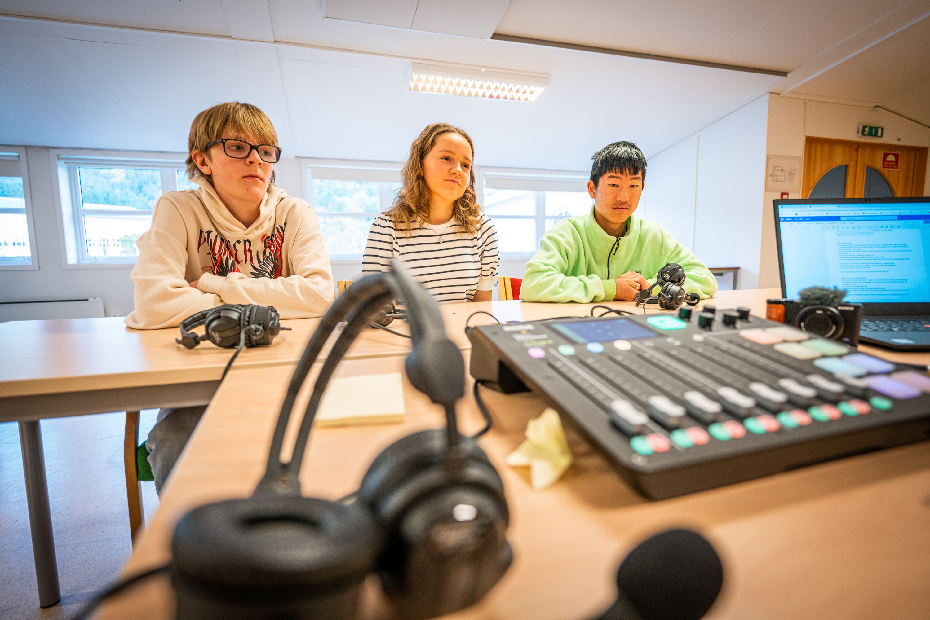 Tre lokale skular med i klassequizen – vi fekk vere fluge på veggen ...