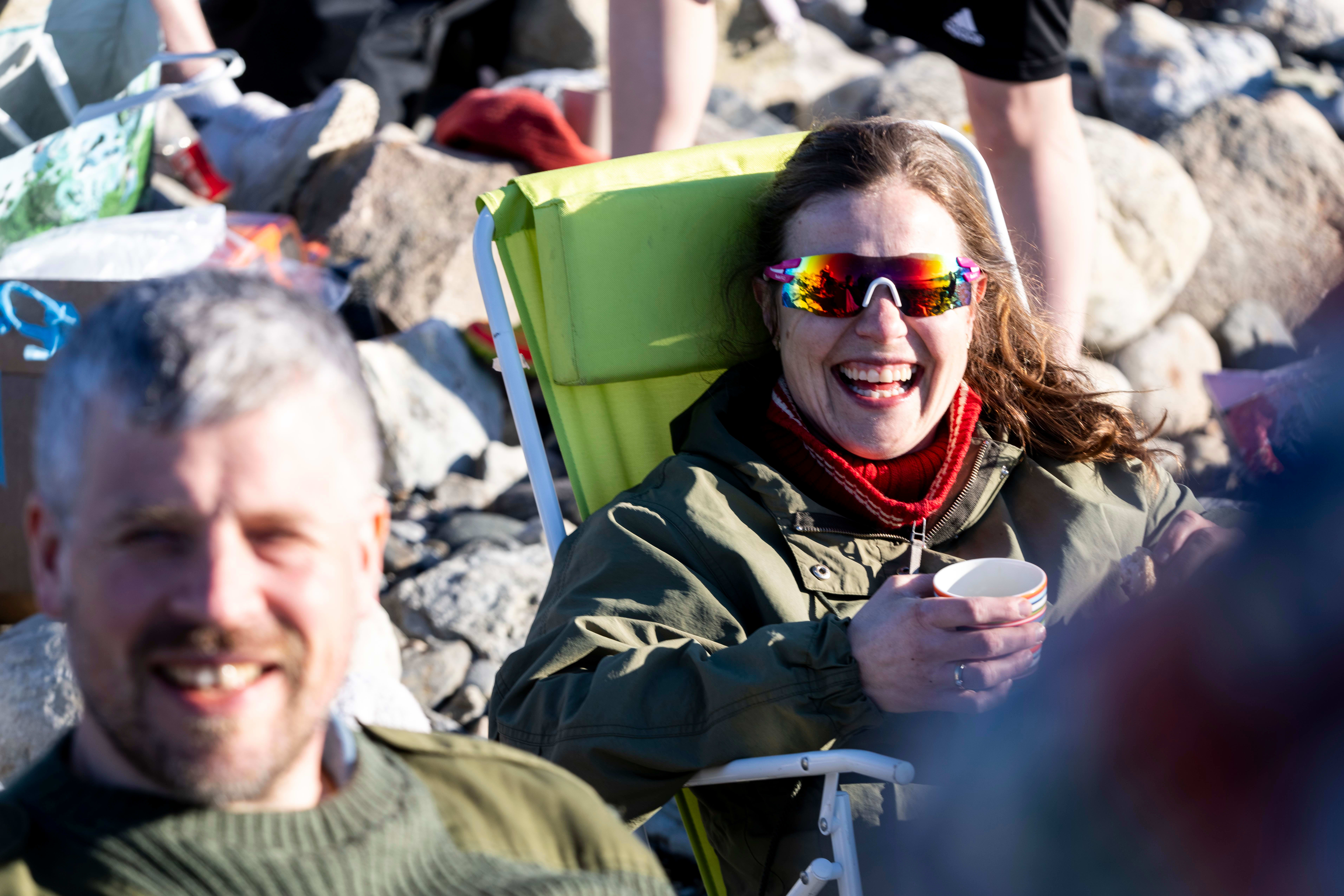 Det ligger 16 pølser på grillen. – Ingen fare, vi har flere - adressa.no