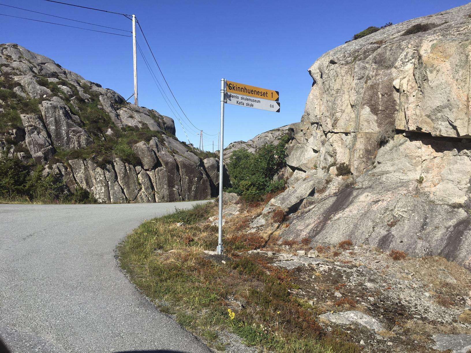 Nytt skilt på plass - bomlo-nytt.no