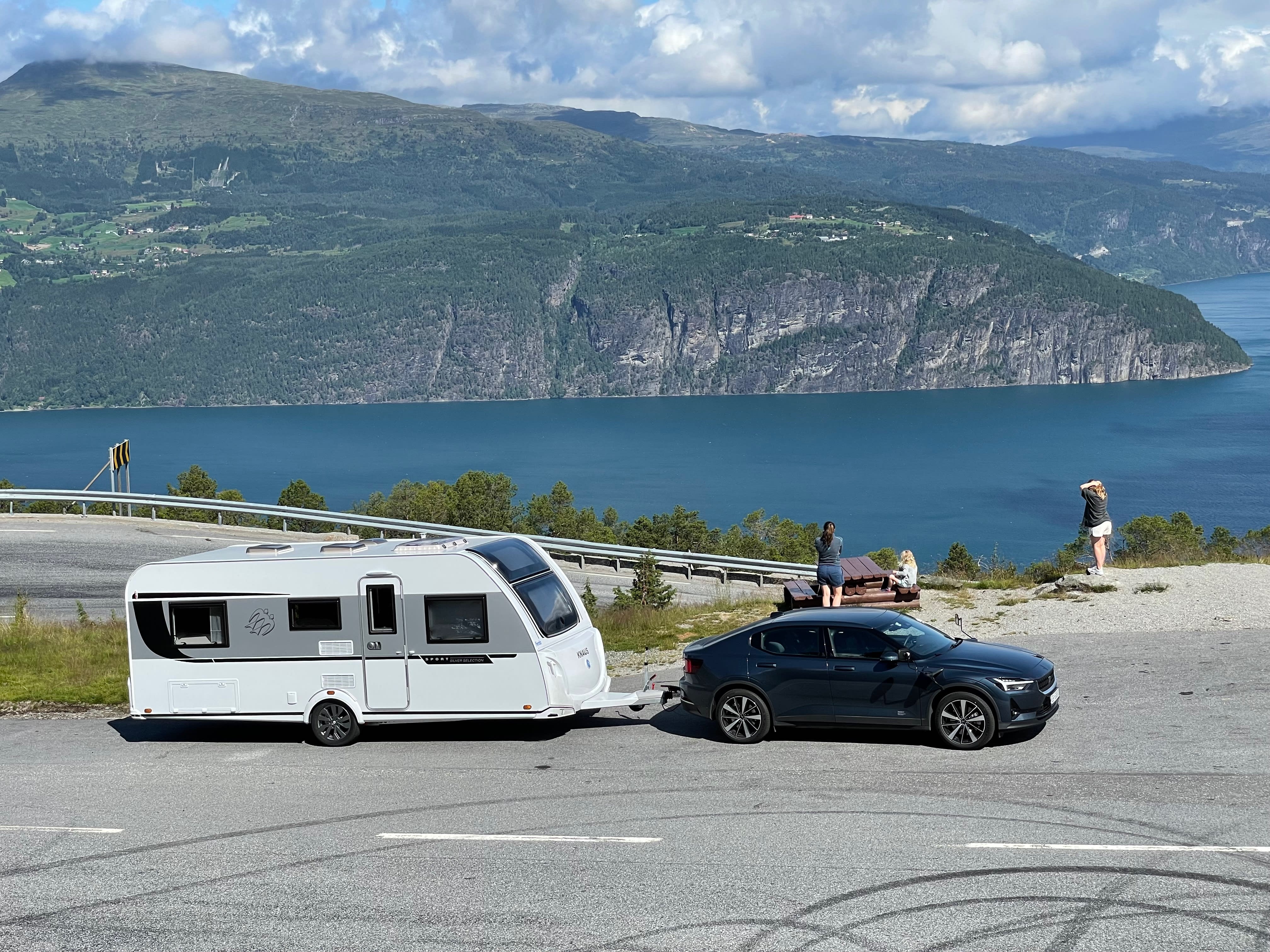 Doblet forbruk med campingvogn - fvn.no