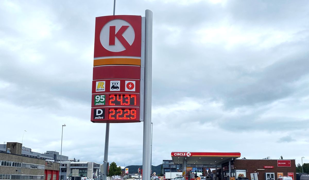 Tusenvis av trøndere over grensa – så mye sparer de på drivstoff ... Tusenvis av trøndere over grensa – så mye sparer de på drivstoff ...