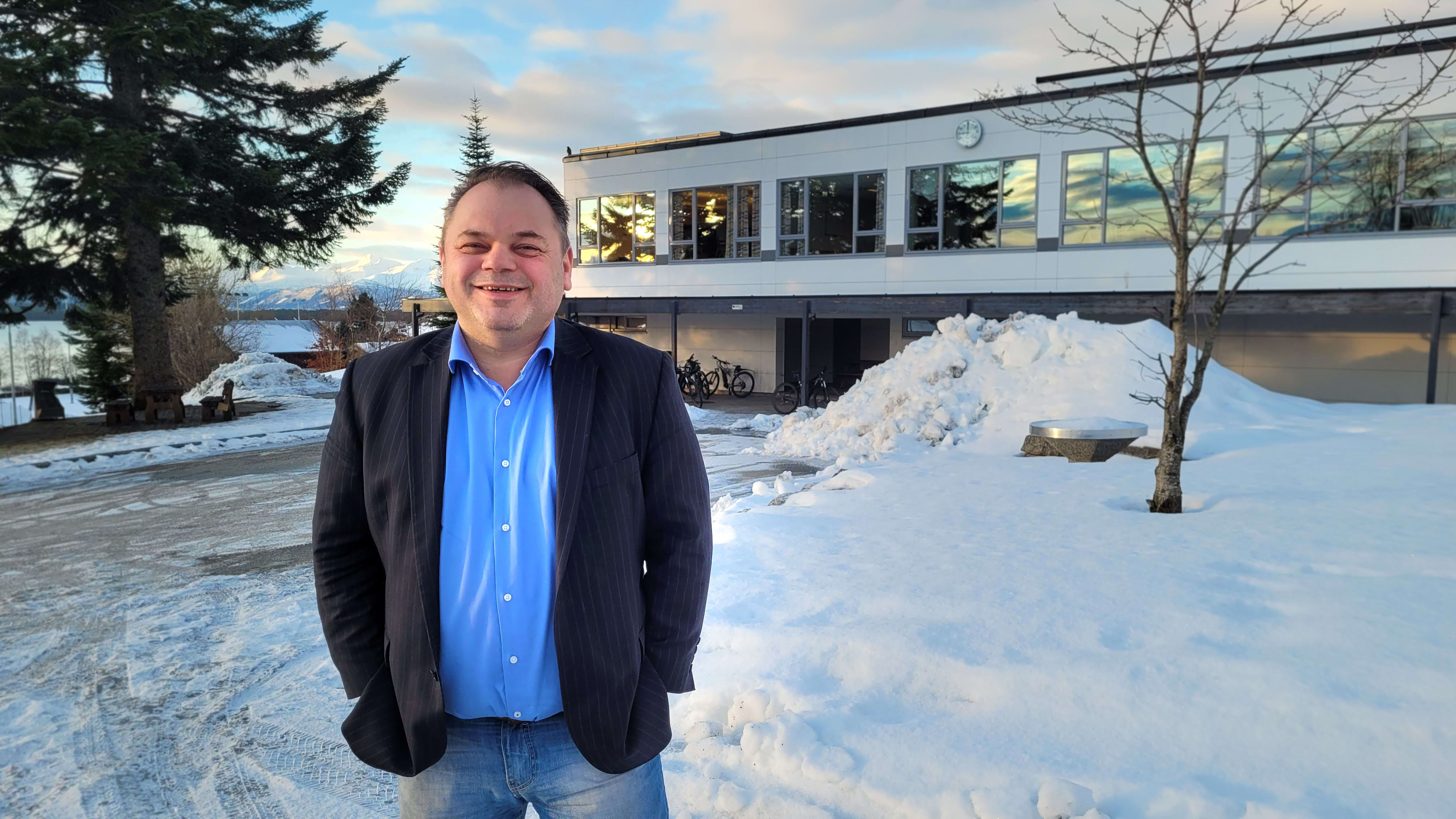 Stor vekst ved Bergmo – starter ny realfagsklasse for elever som «vil ...