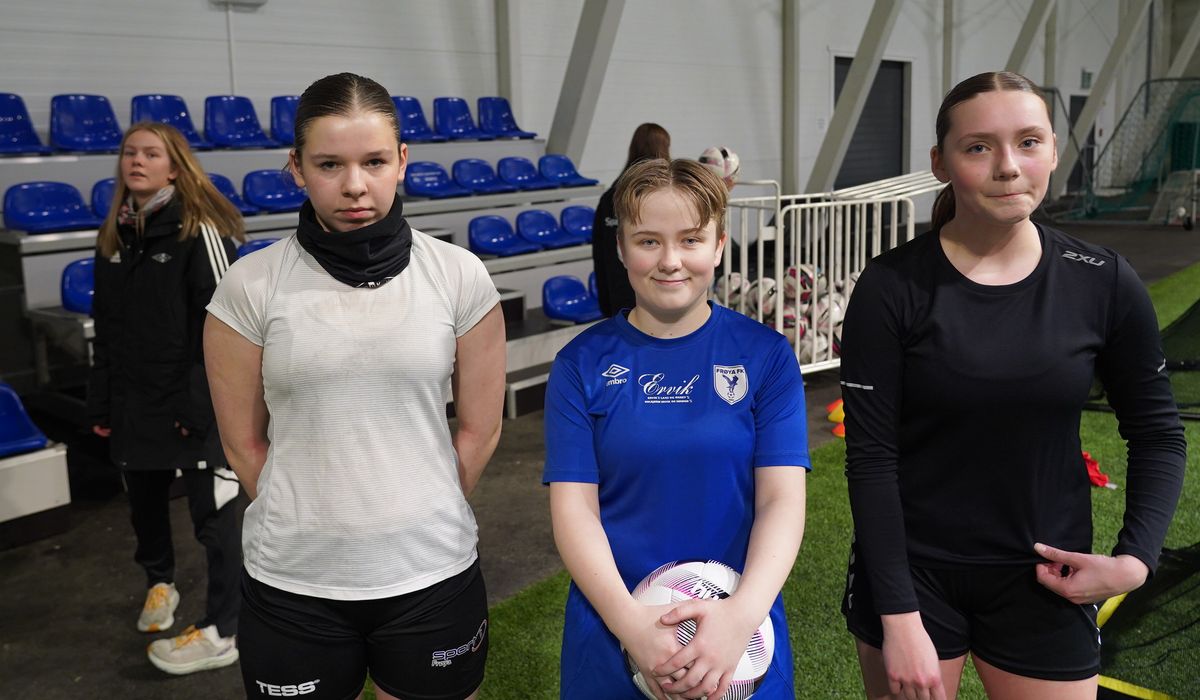 Trente med RBK-stjernene: – Endelig får jentene trene med proffer ... Trente med RBK-stjernene: – Endelig får jentene trene med proffer ...