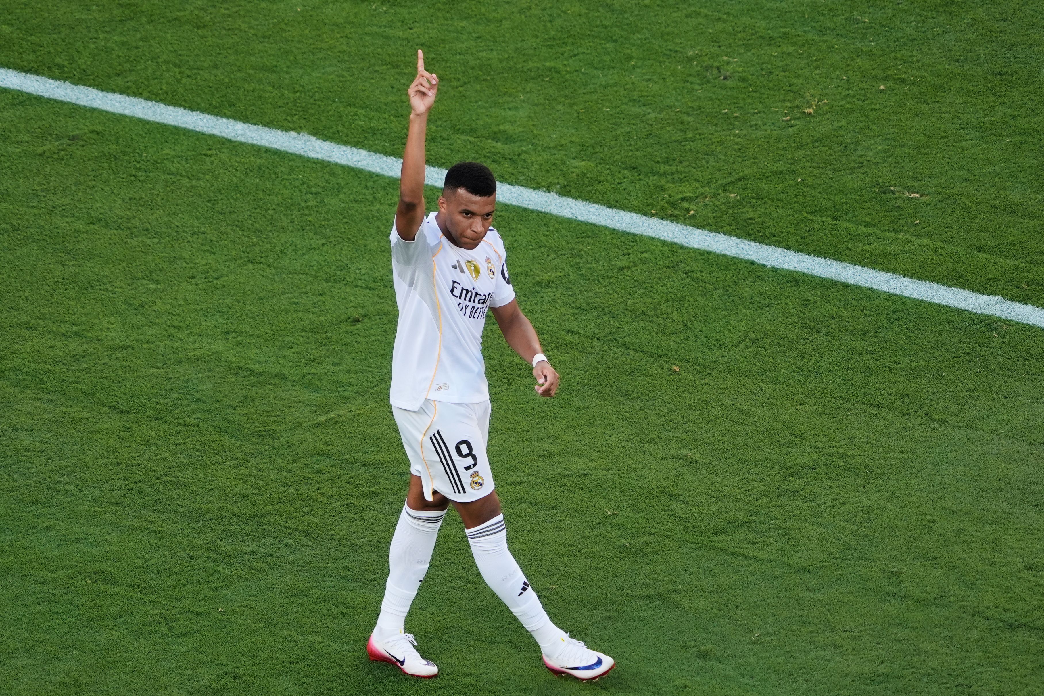 Mbappé tar over ikonisk nummer i Real Madrid - fvn.no