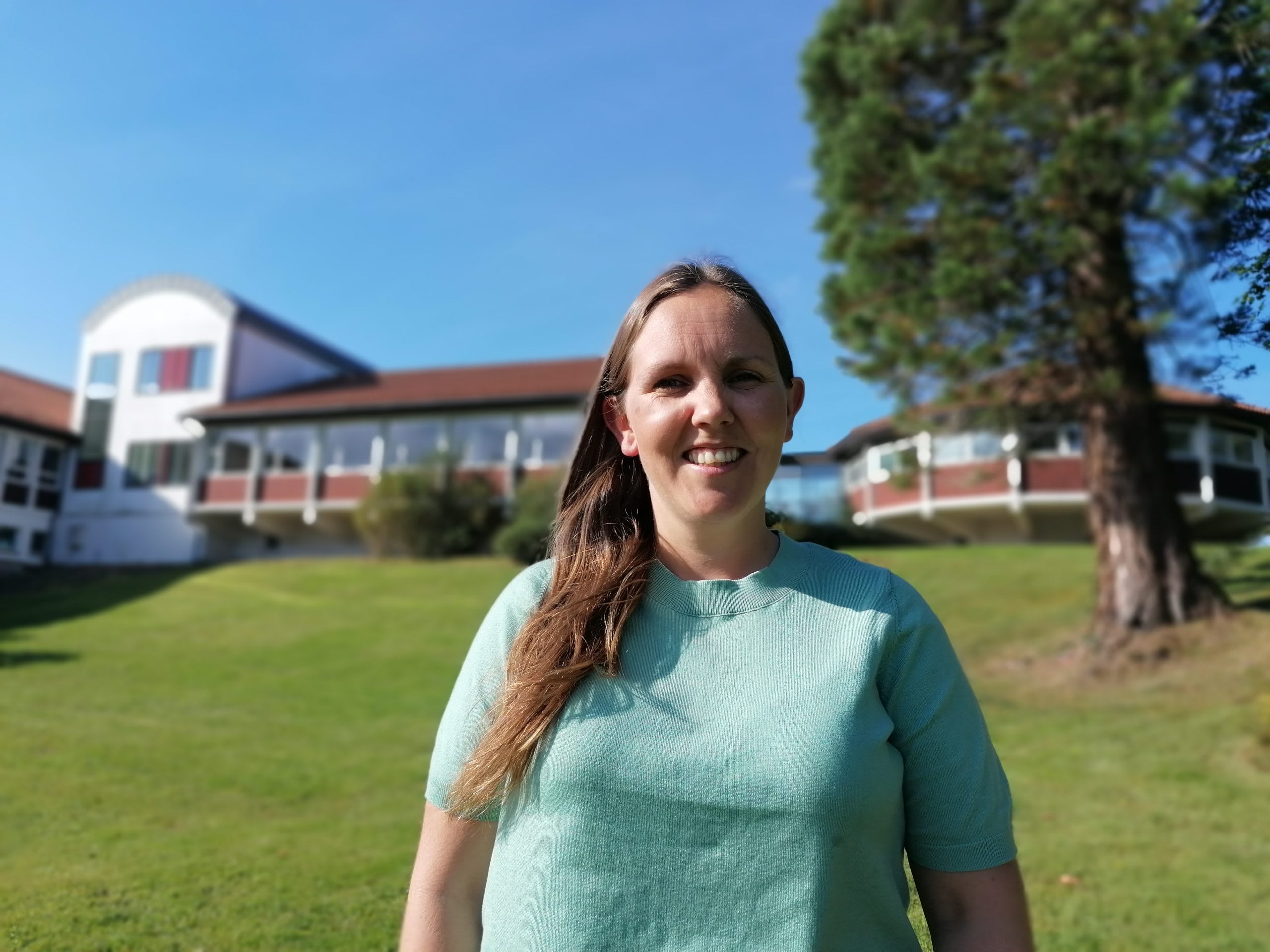 Høgskulen førte Inga (36) til Stord. Her trivst ho godt: - Ein får bygd ...