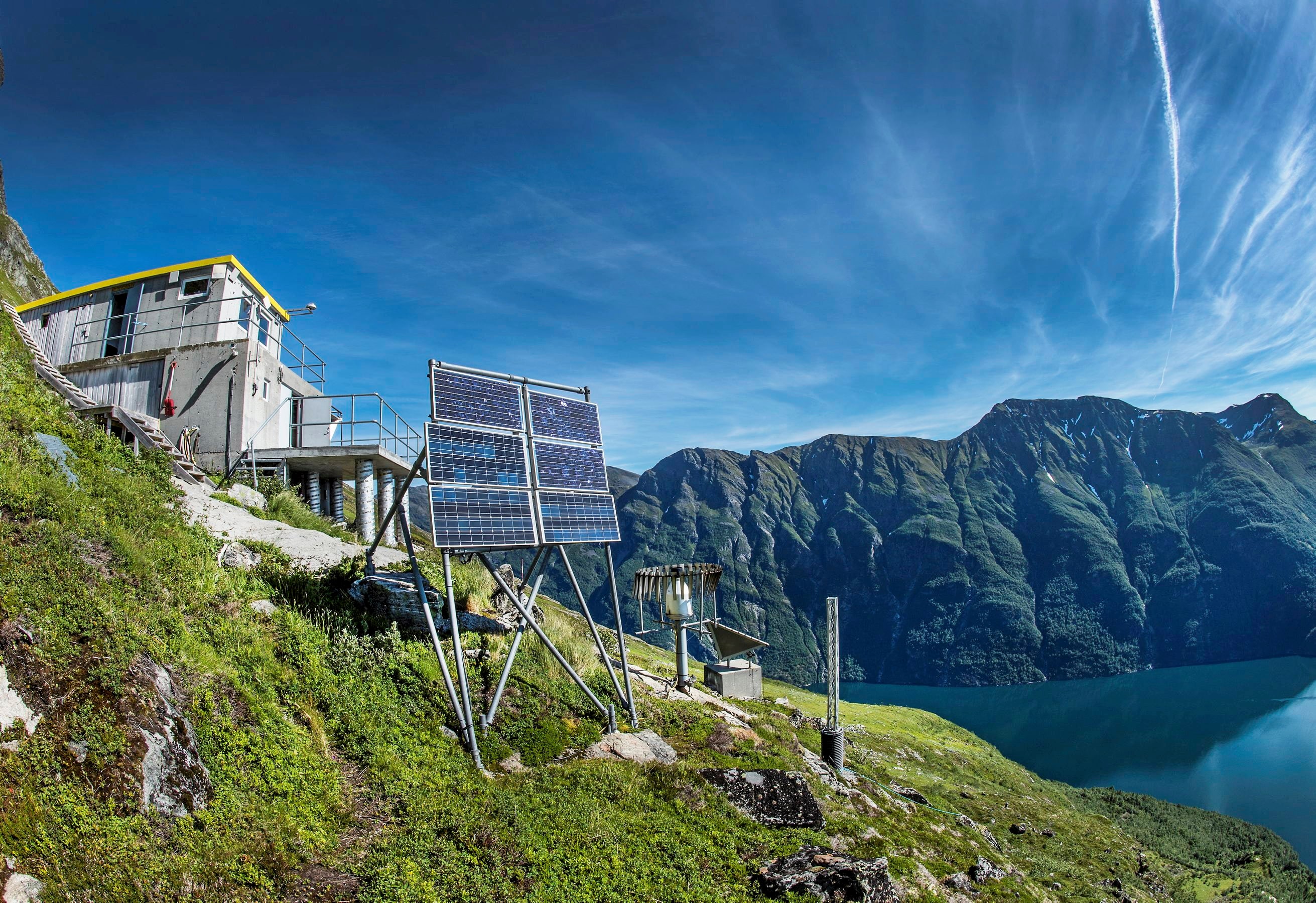 Kuttar ut varsling med tyfon - smp.no