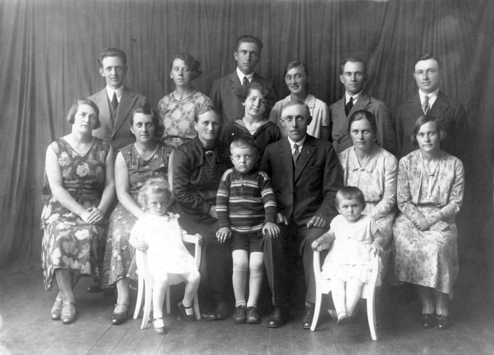 Malene og Mons Meling med familie - bomlo-nytt.no
