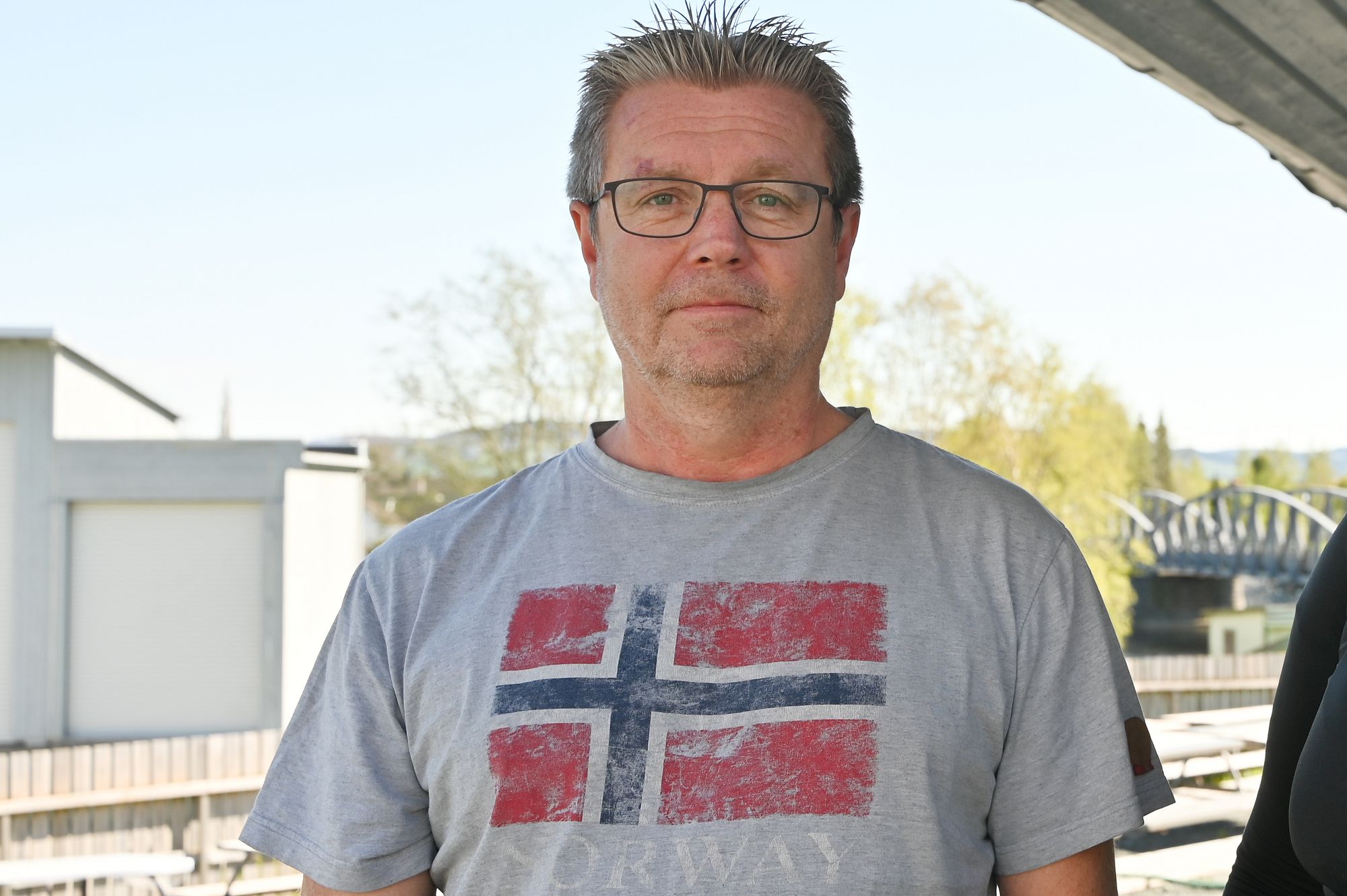 Benk ble tatt av vinden. Kamp utsettes - innherred.no
