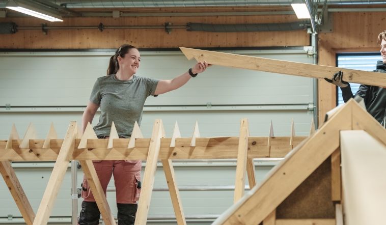 Nesten dobling av jenter som velger bygg- og industrifag i fylket ... Nesten dobling av jenter som velger bygg- og industrifag i fylket ...