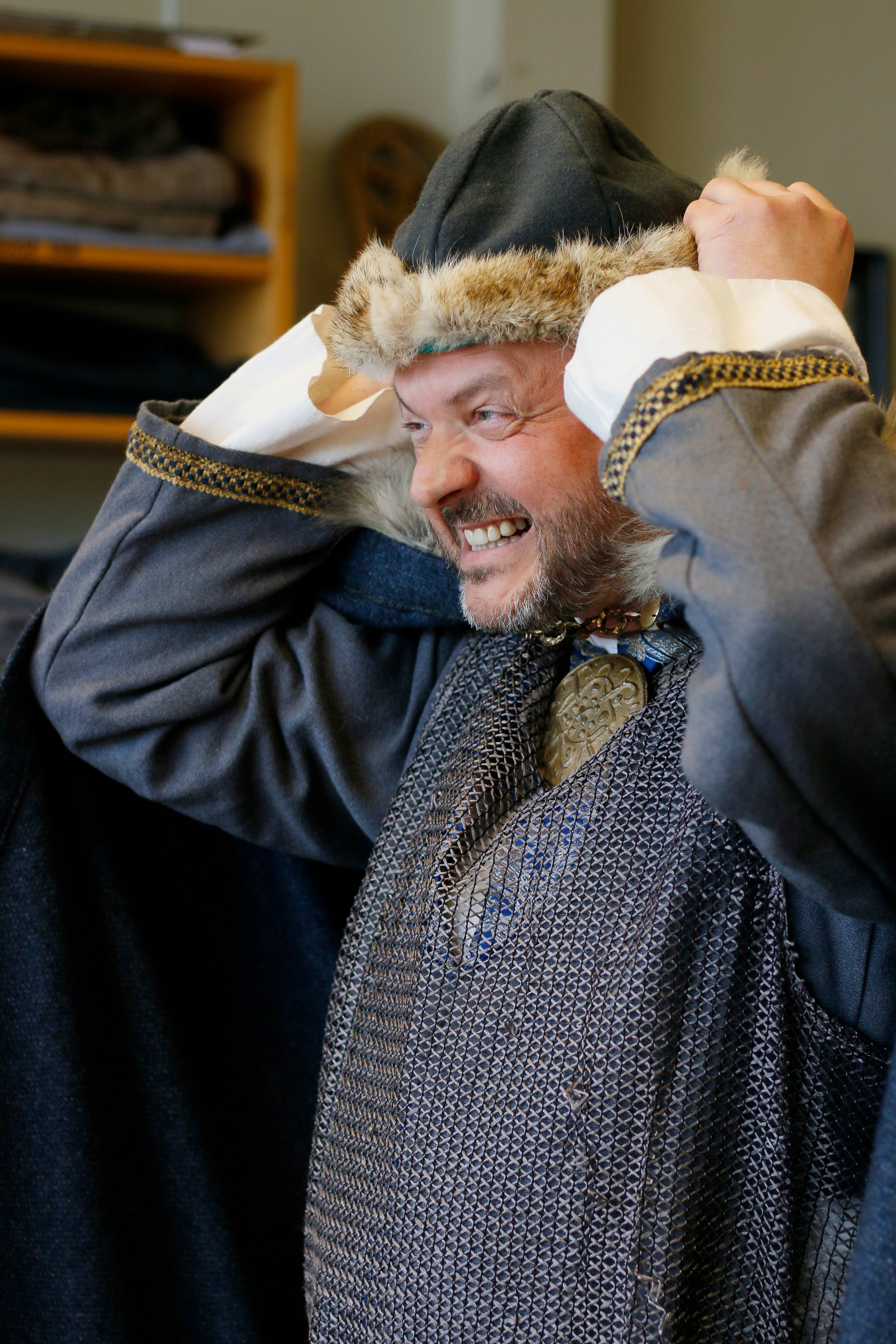 I år debuterer Tom som høvdingen på Giske - smp.no