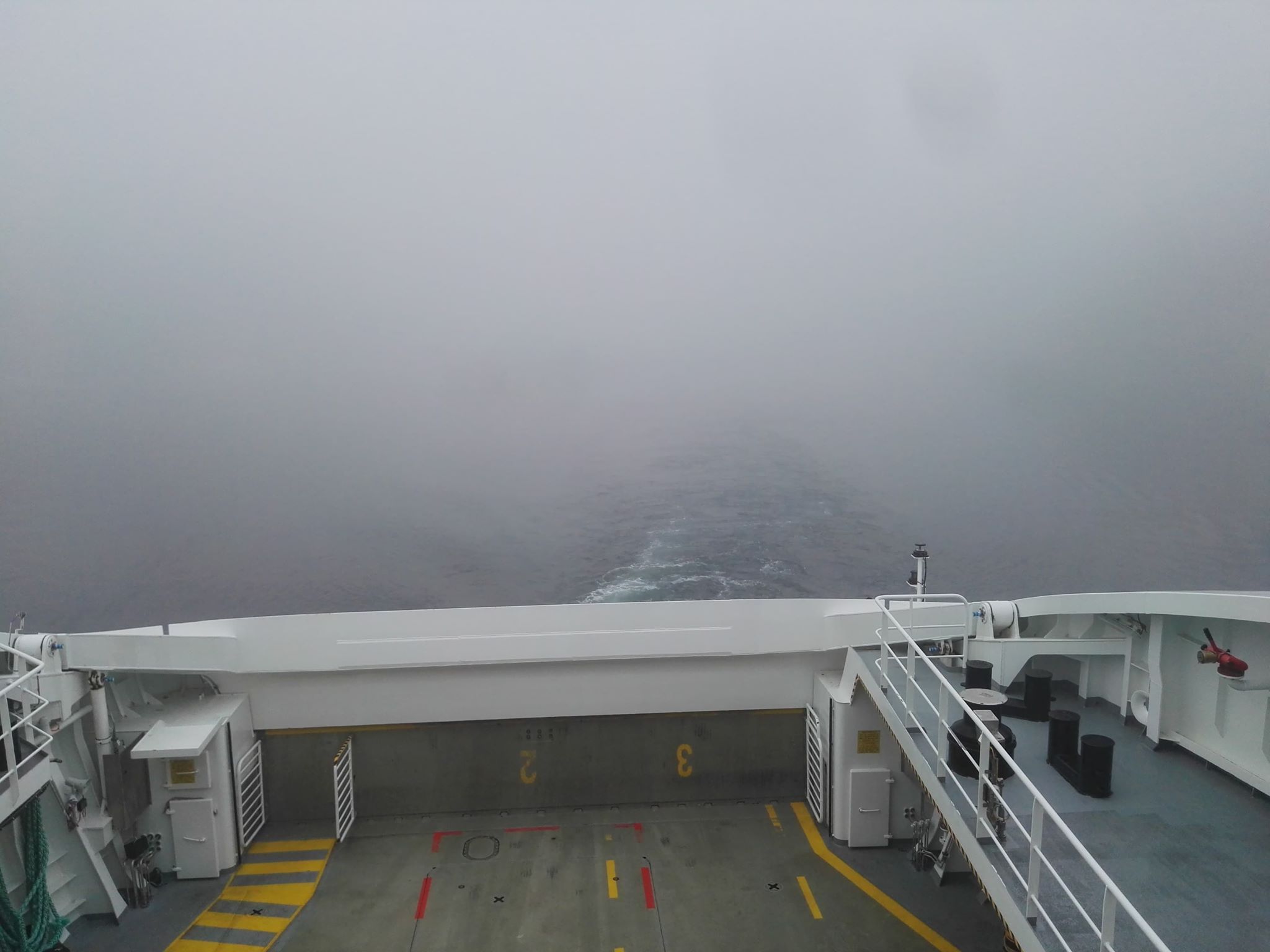 Slik var utsikten frå ferja frå Sandvikvåg i dag. I dag var sambandet ...